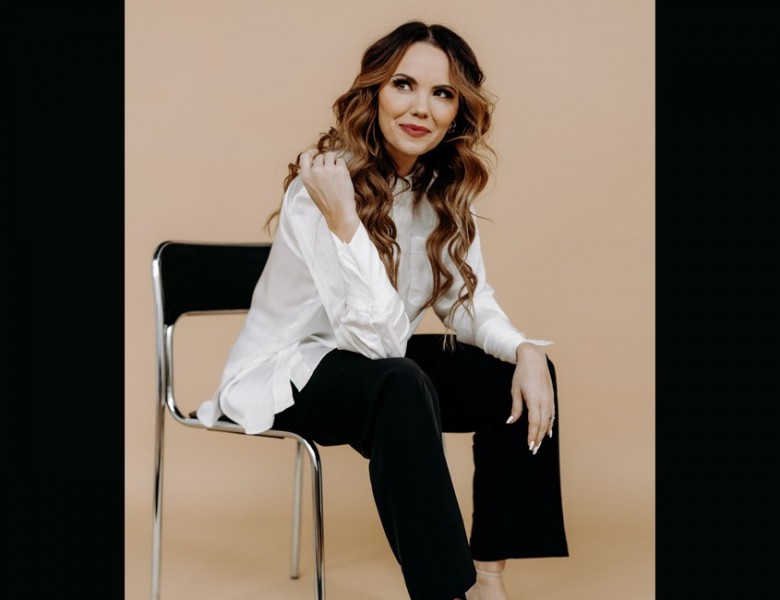 Leah Darrow is UST's 2023 Keynote Commencement Speaker