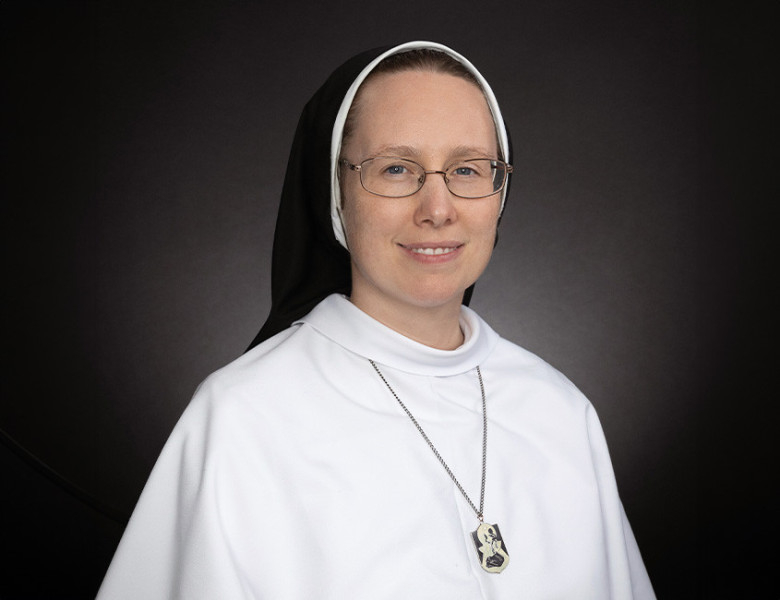 Sr Surmansk speaks at The Eucharist: An Intellectual Retreat