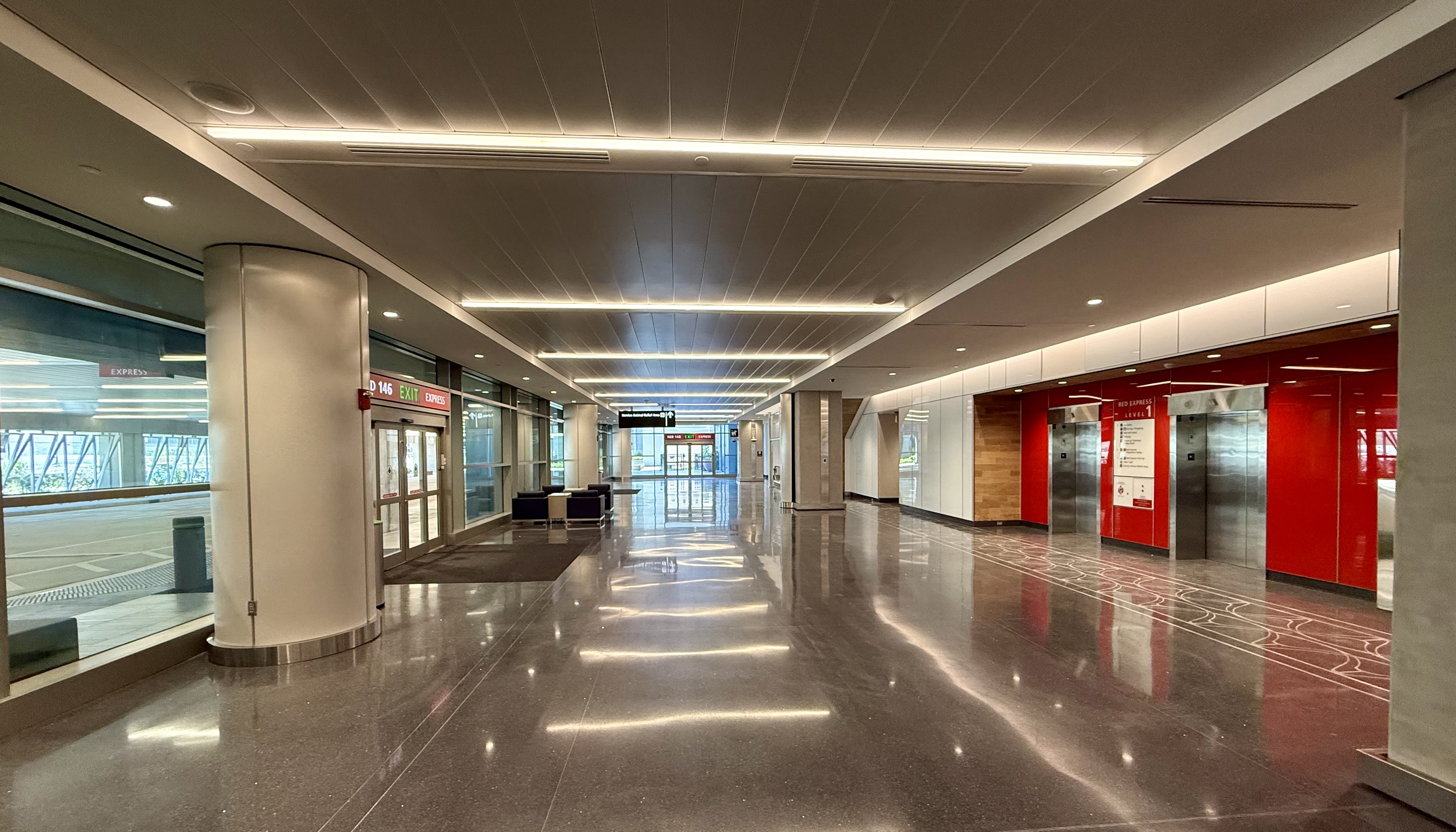 Tampa International Airport opens new Red Express Curbsides