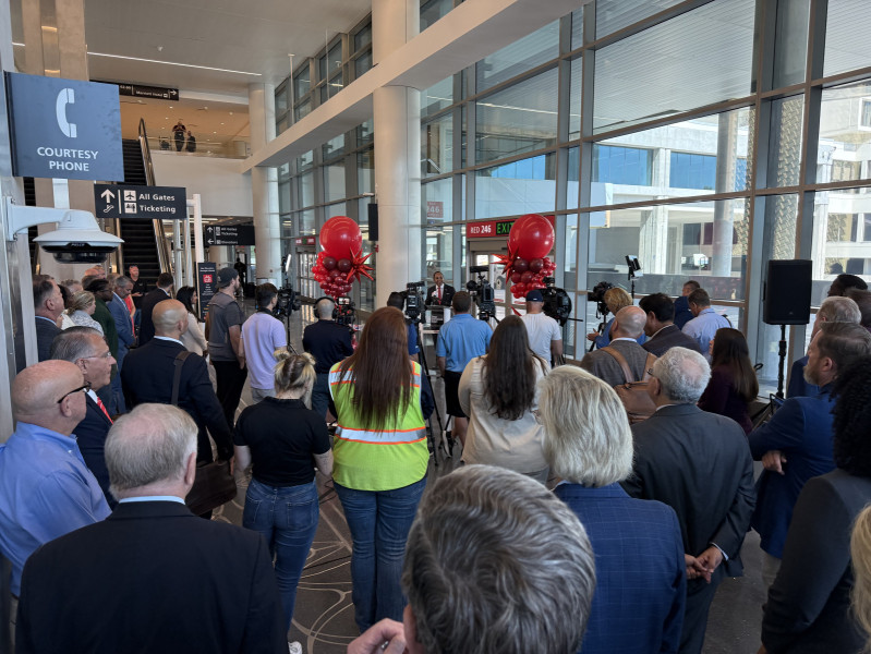 Tampa International Airport opens new Red Express Curbsides