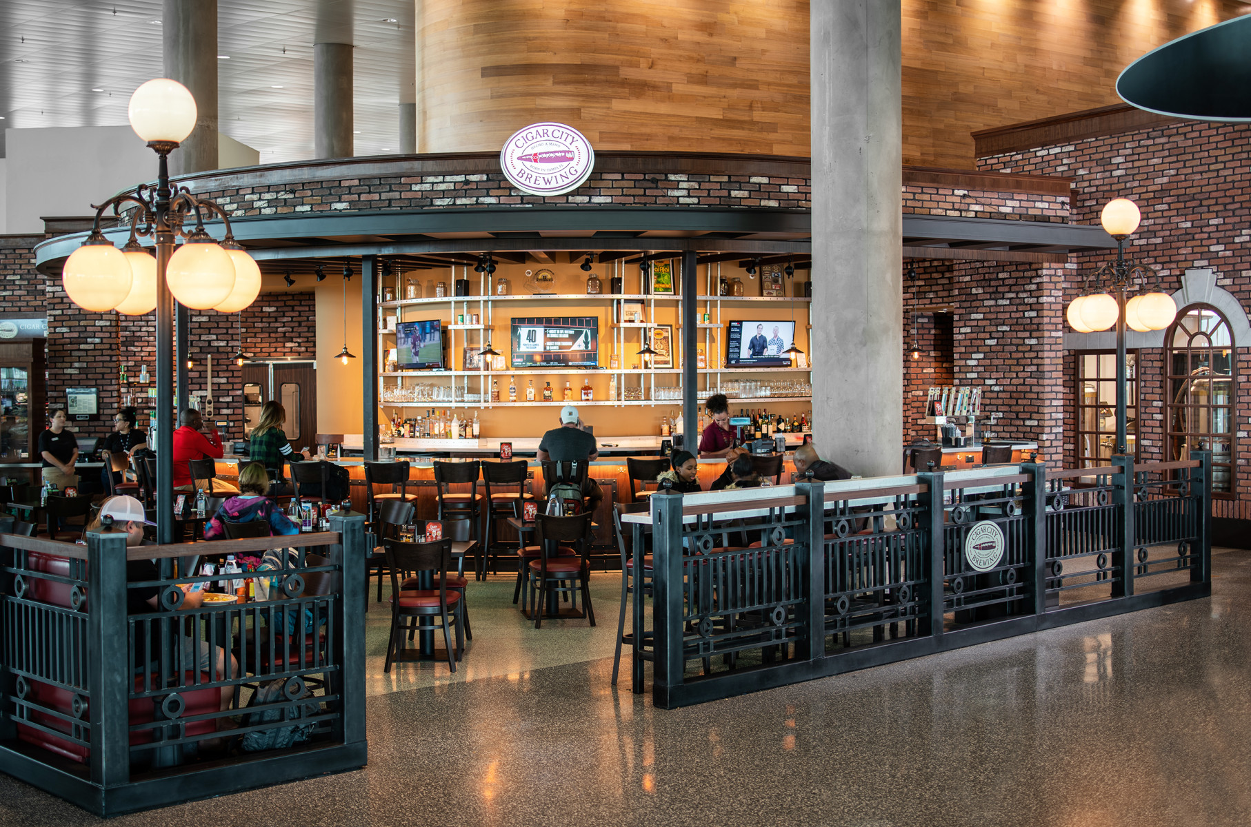 TPA named ‘Best Large Airport’ and ‘Best Airport for Dining’ in 2024 ...