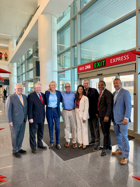 Tampa International Airport opens new Red Express Curbsides