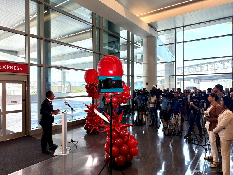 Tampa International Airport opens new Red Express Curbsides