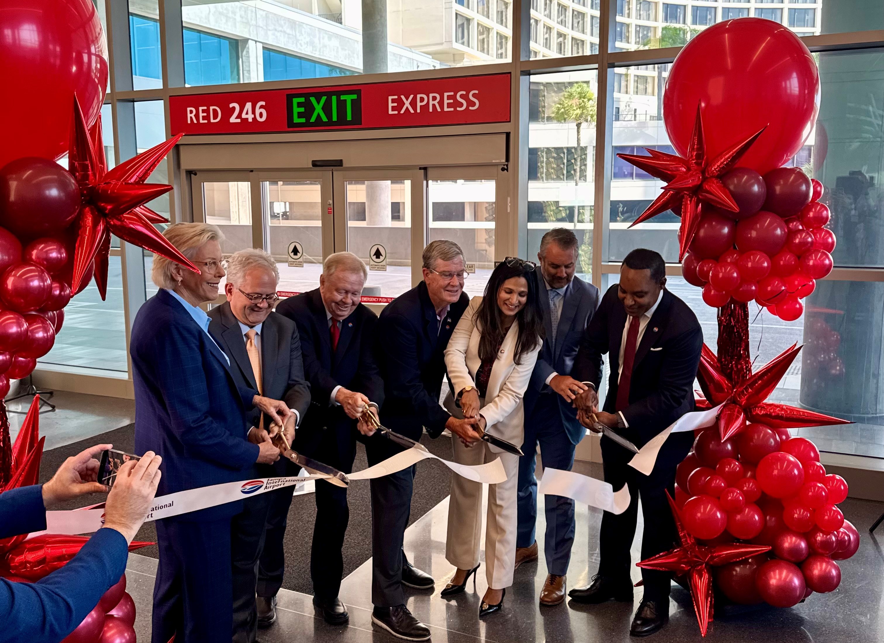 Tampa International Airport opens new Red Express Curbsides