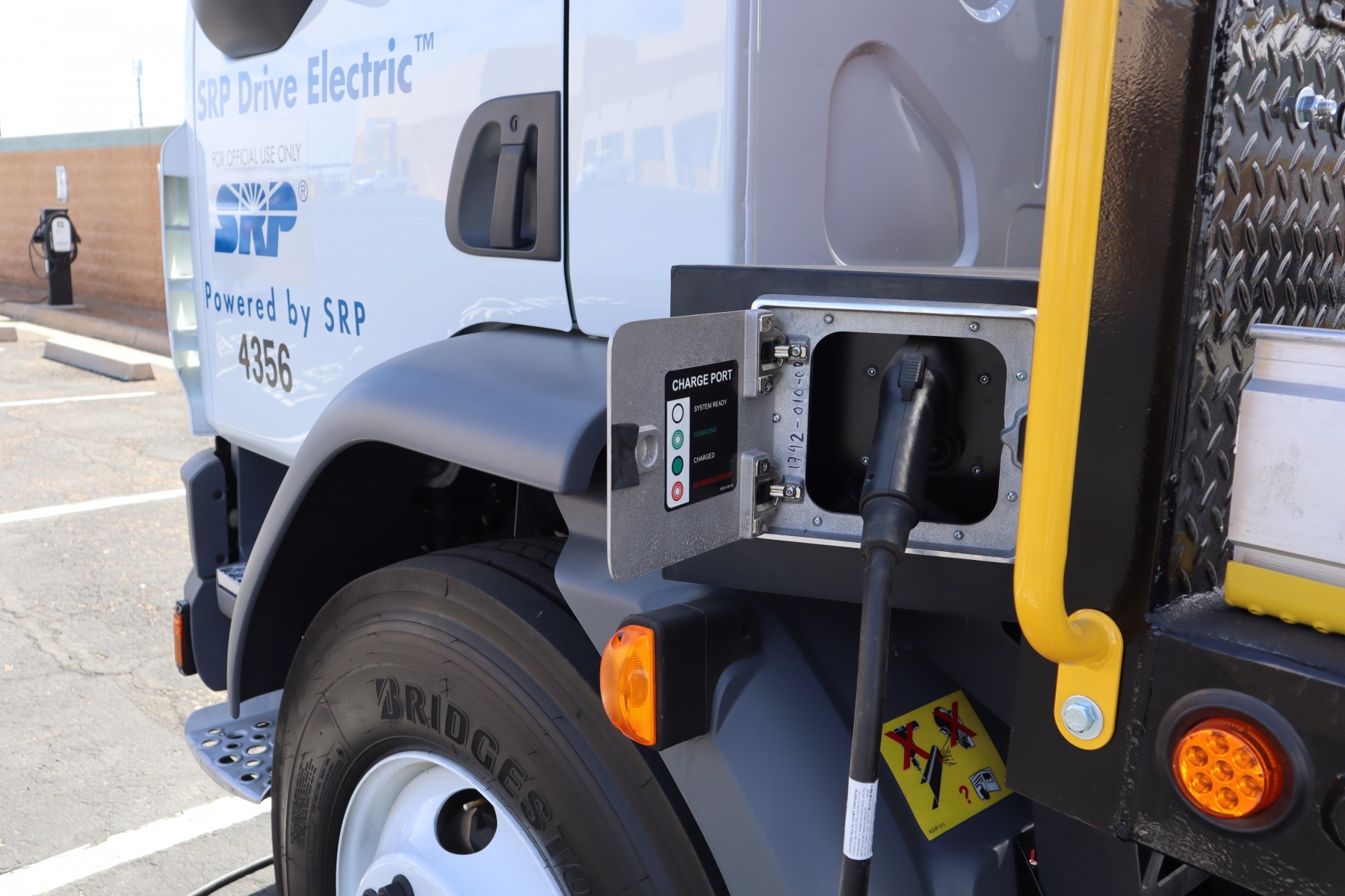 SRP is First to Receive Kenworth K270E Battery Electric Truck
