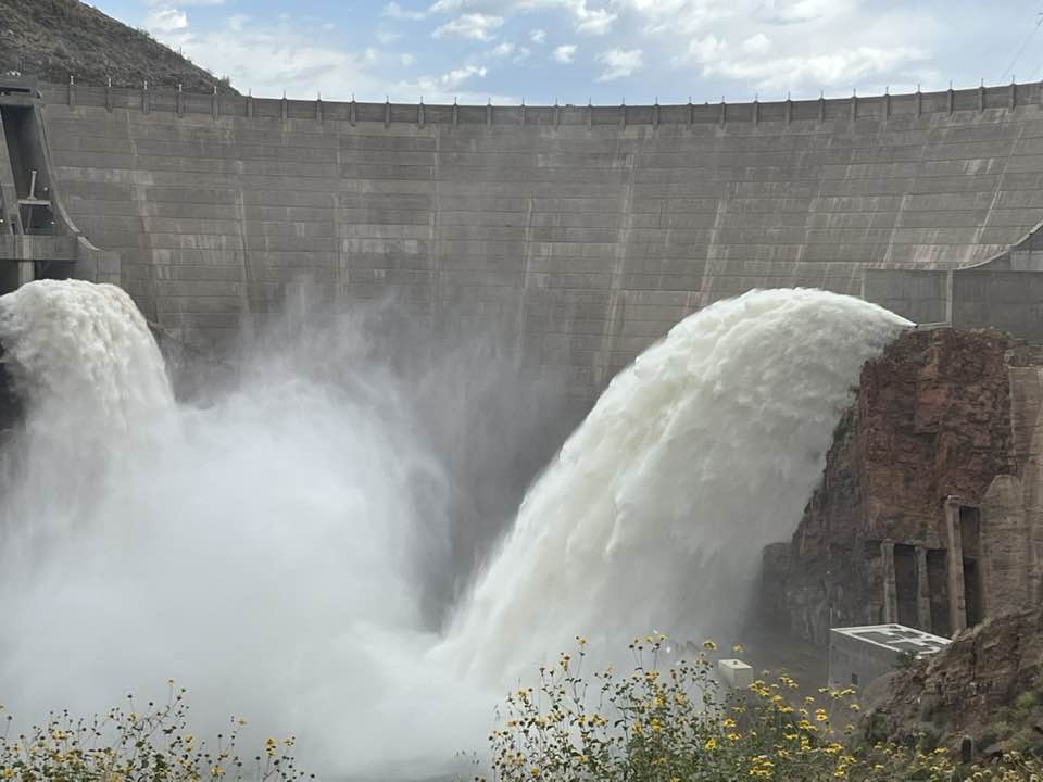 SRP Conducts Spill Gate Test on Roosevelt Dam