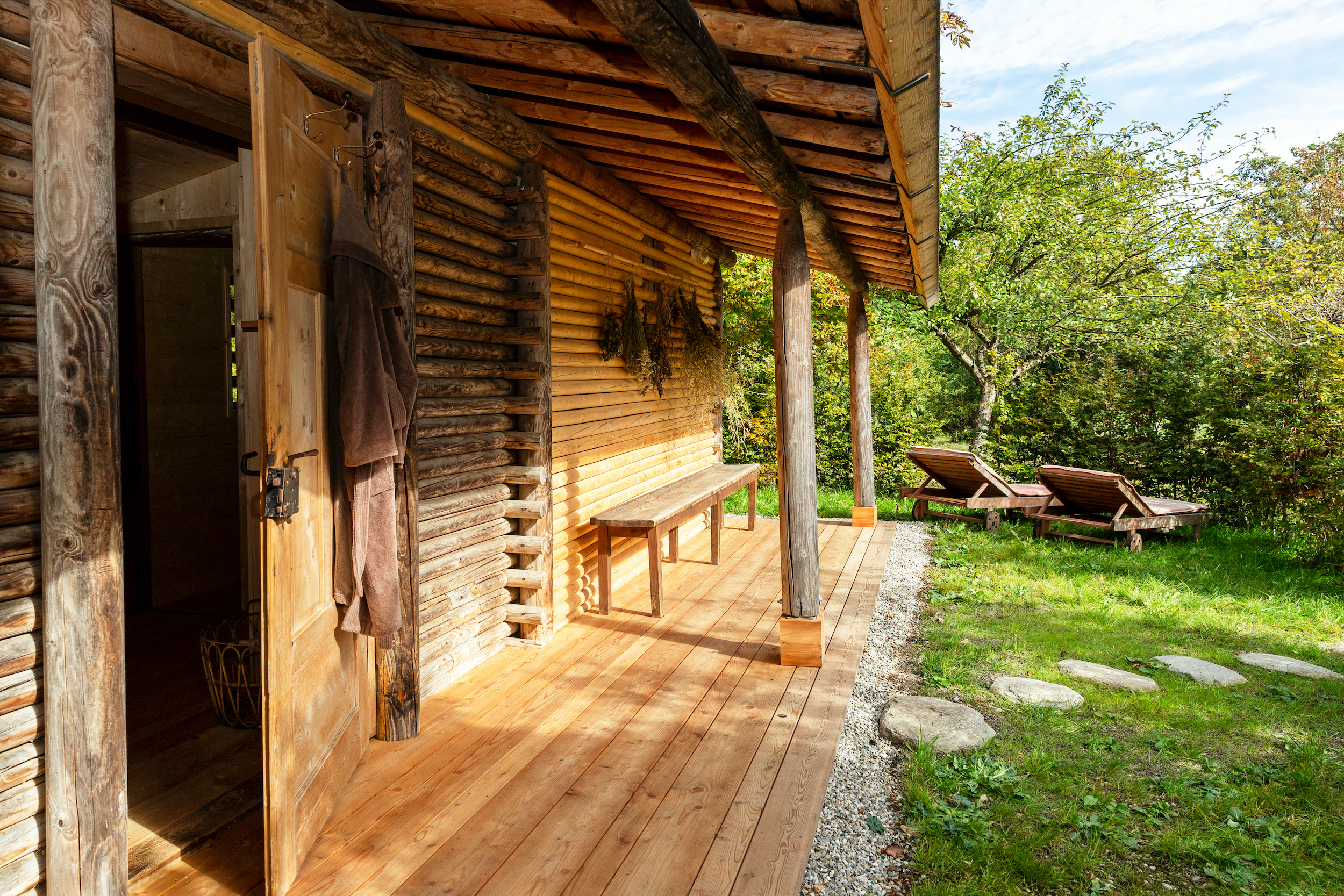 Inner balance and slowing down in sustainable hotels