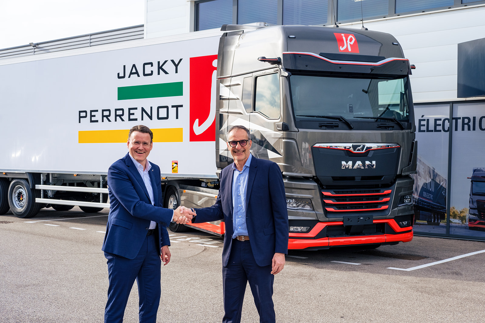 First electric lion delivered to the Jacky Perrenot Group