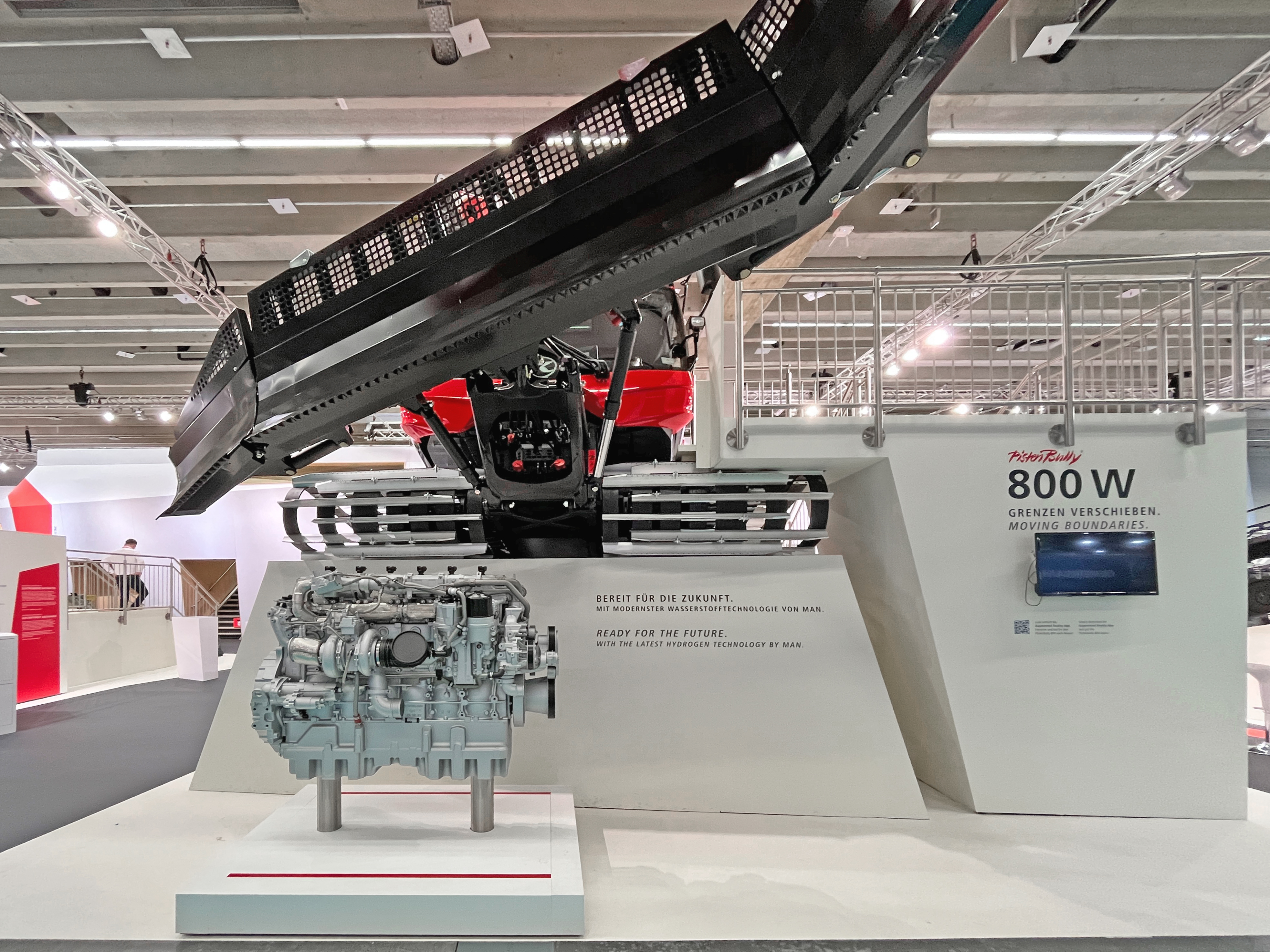 MAN Engines presents groundbreaking hydrogen combustion engine for off ...