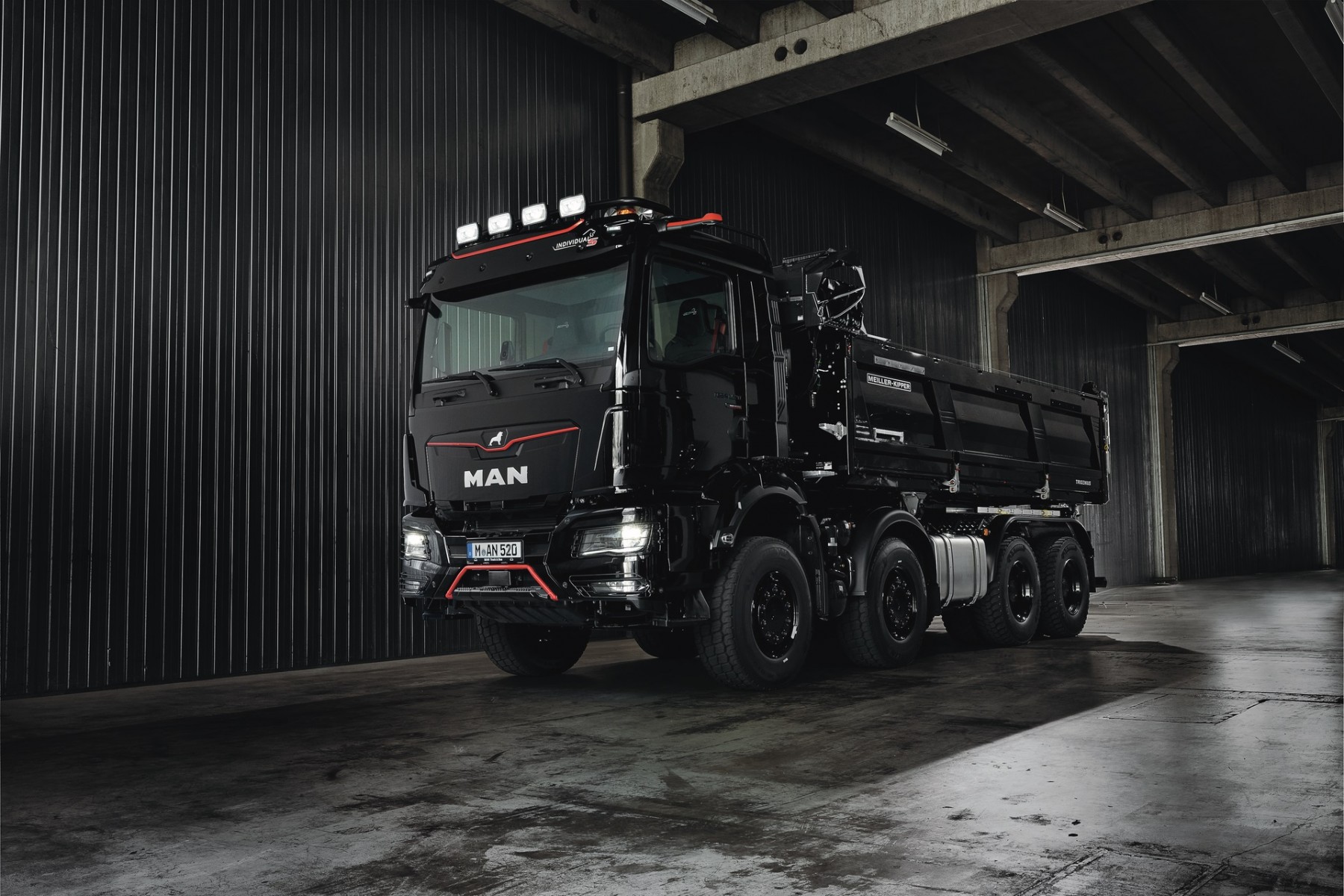 Strong and comfortable: MAN Individual extends product range by HENDRICKSON ULTIMAAX elastomer ...