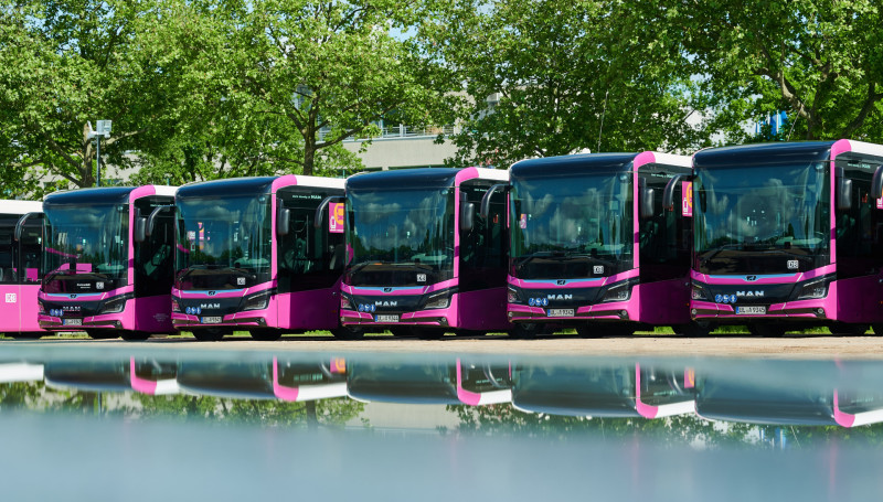 Größte Bus-Vergabe der Unternehmensgeschichte: MAN und Deutsche Bahn ...