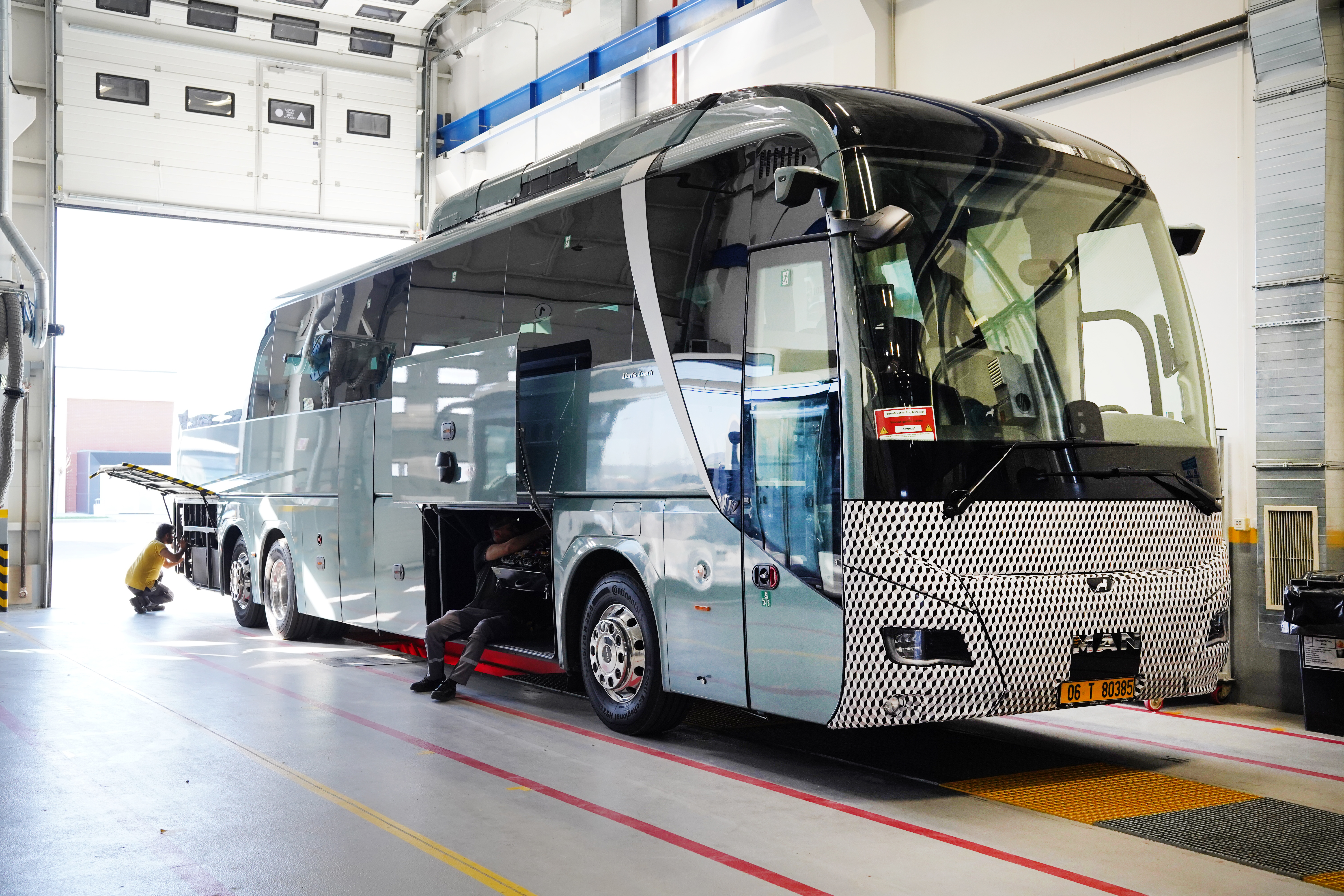 Sustainable travel: Europe's first eCoach is made by MAN