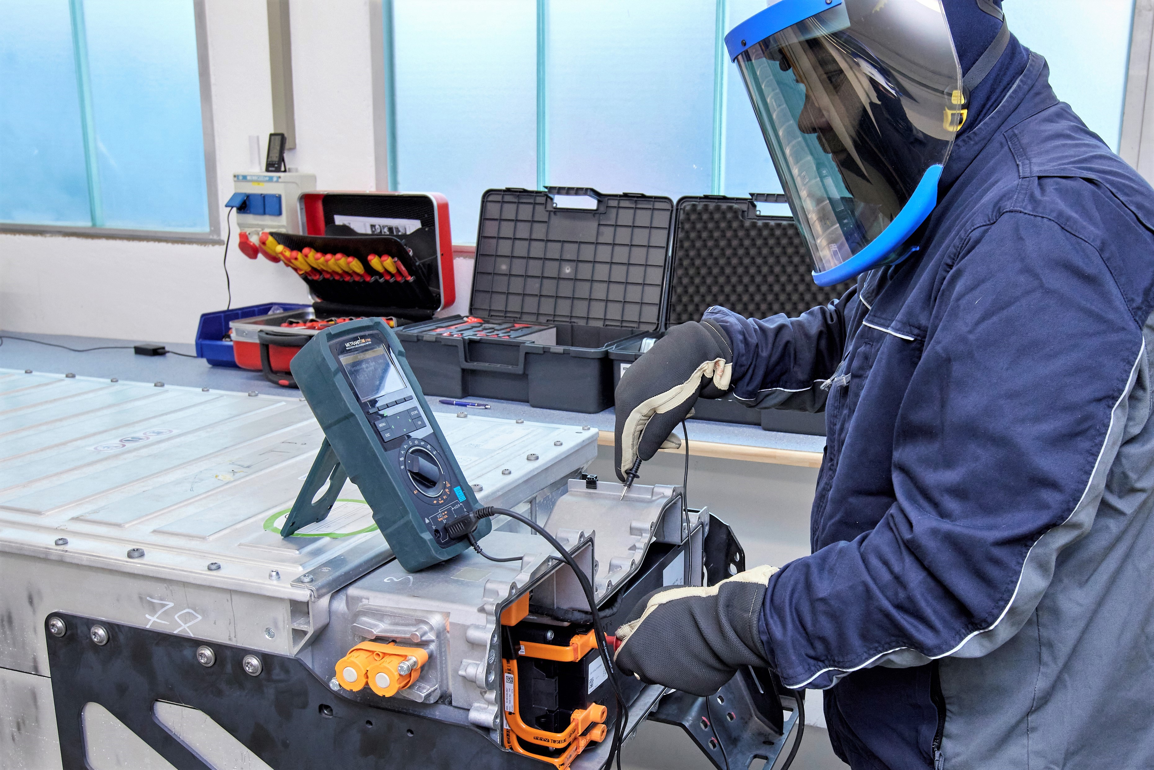 MAN rolls out battery repair centres in Europe