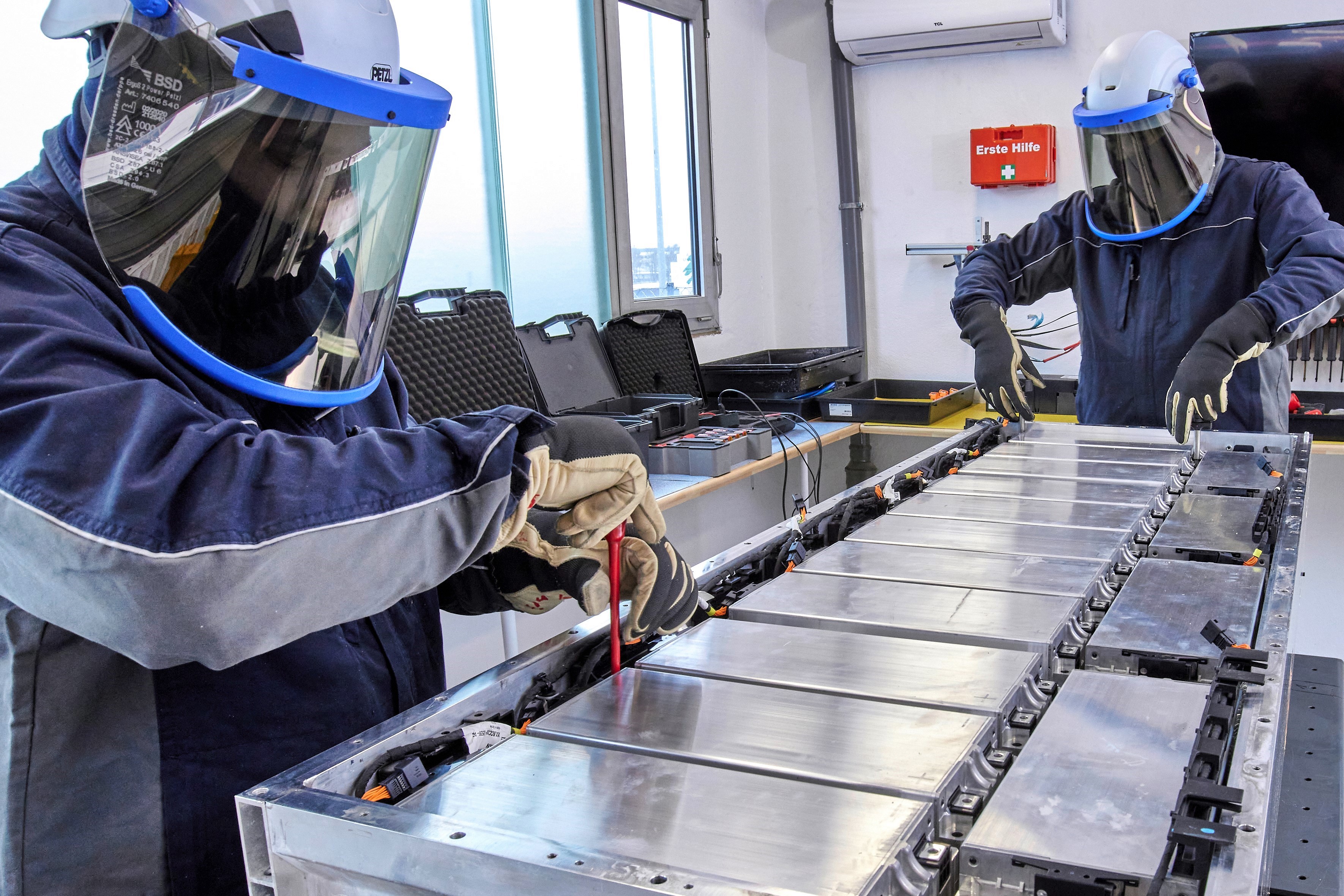 MAN rolls out battery repair centres in Europe