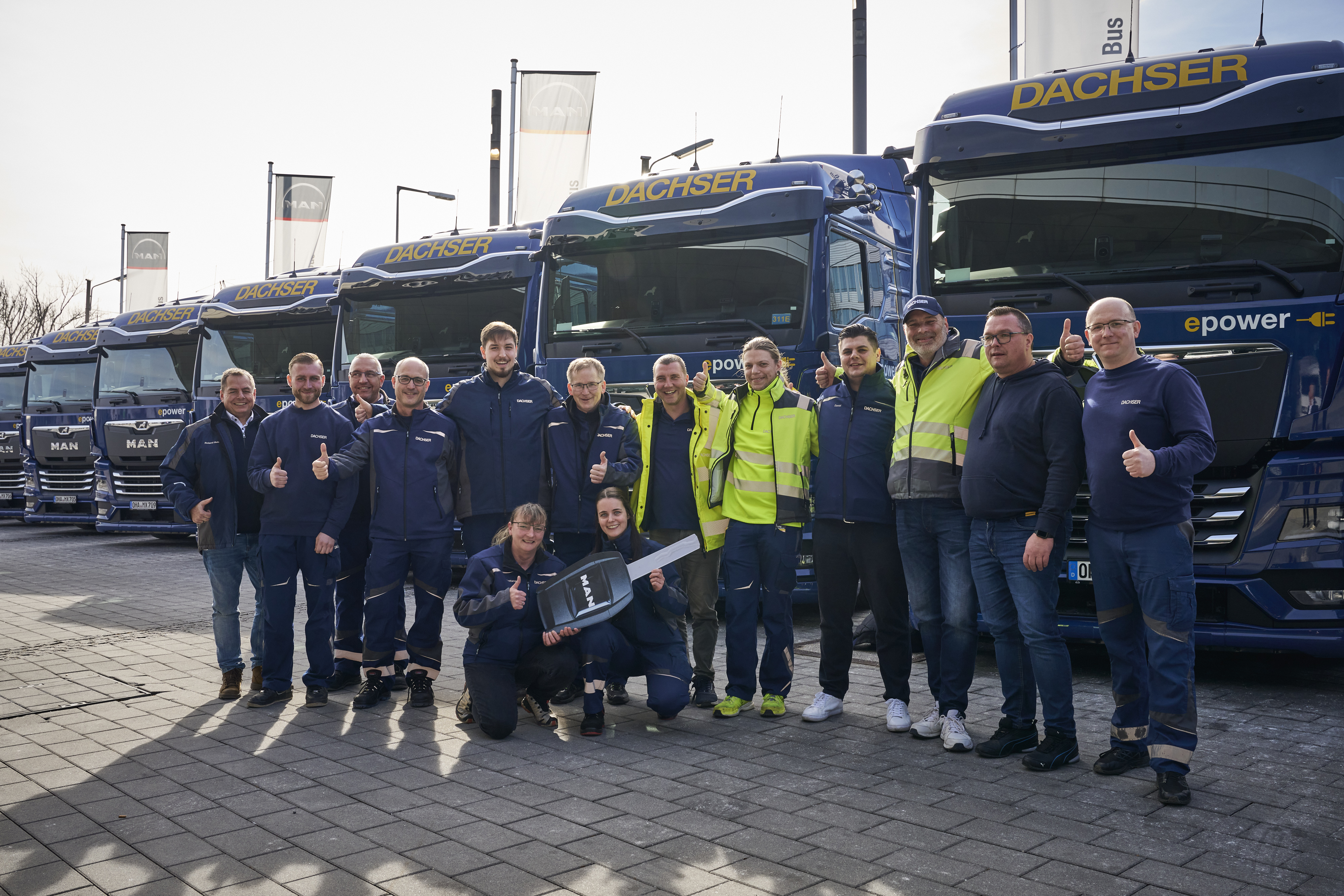 Mehr Laderaum für den emissionsfreien Fernverkehr: Dachser nimmt 12 MAN ...