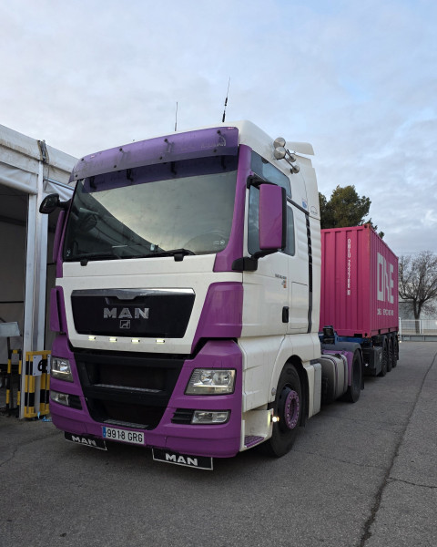 MAN Max Mileage Master: MAN truck travels to the moon eight times