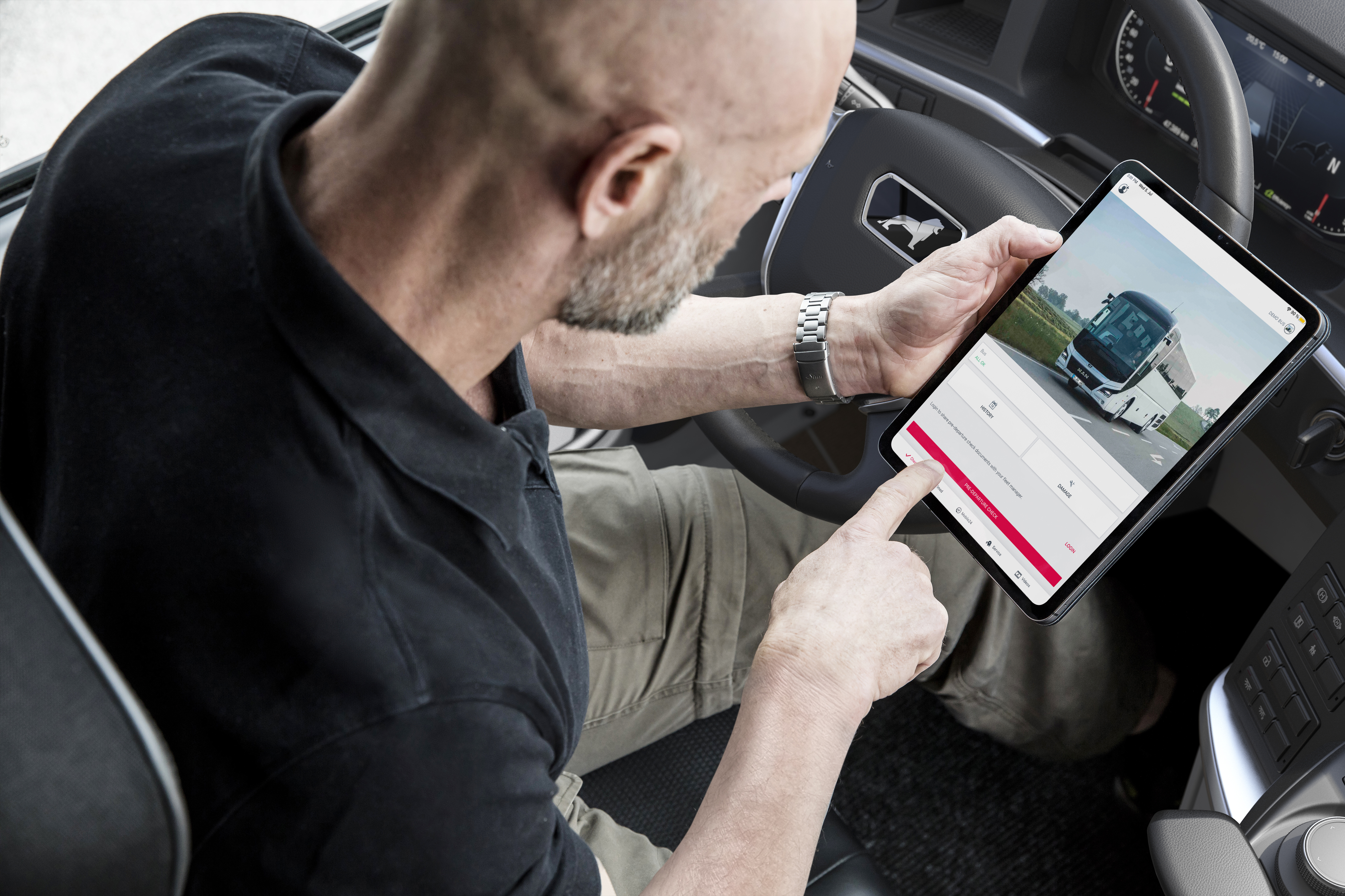 MAN impresses with efficient, safe and sustainable line-up at Busworld ...