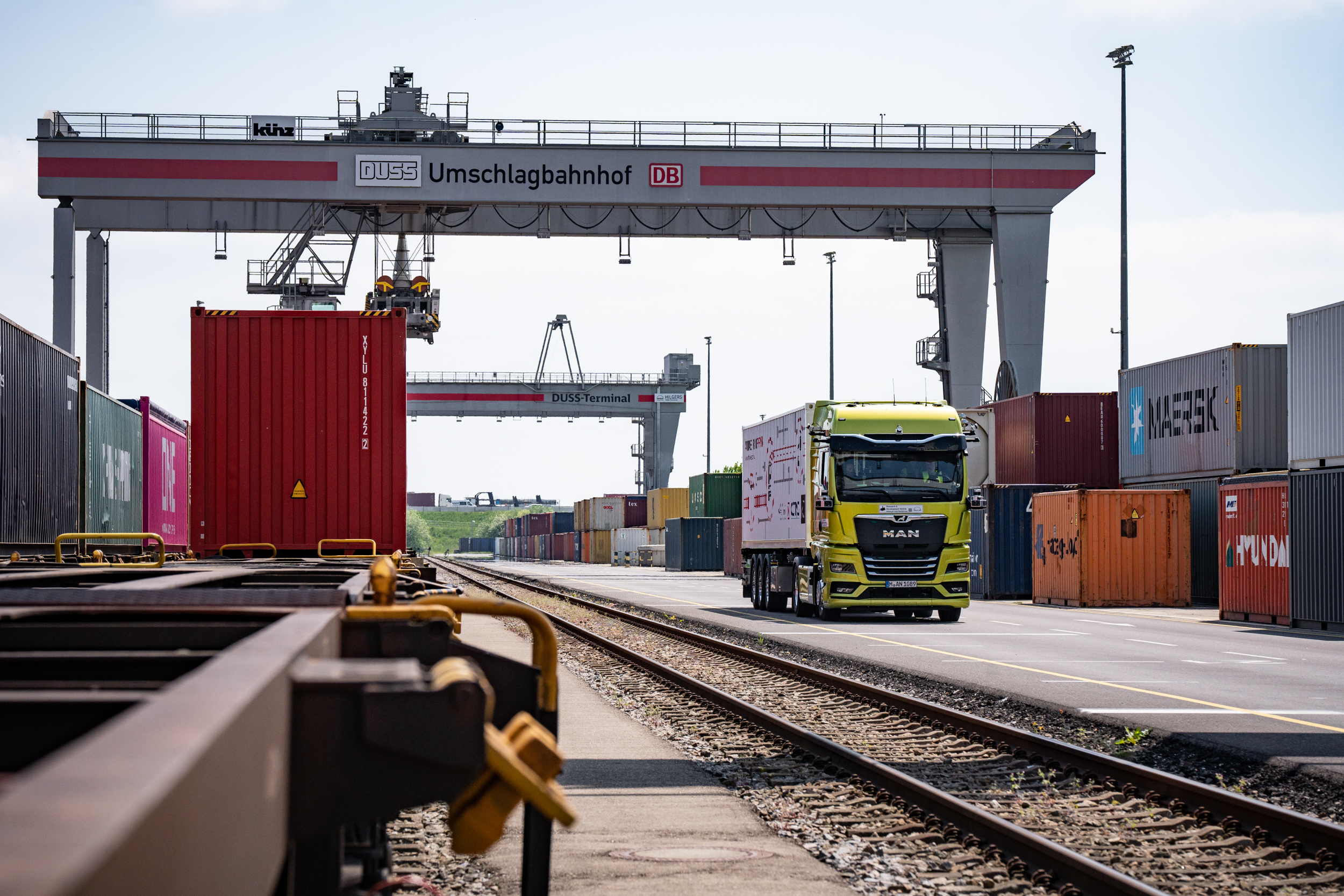 Up to 40 percent more productive: autonomous trucks show great ...
