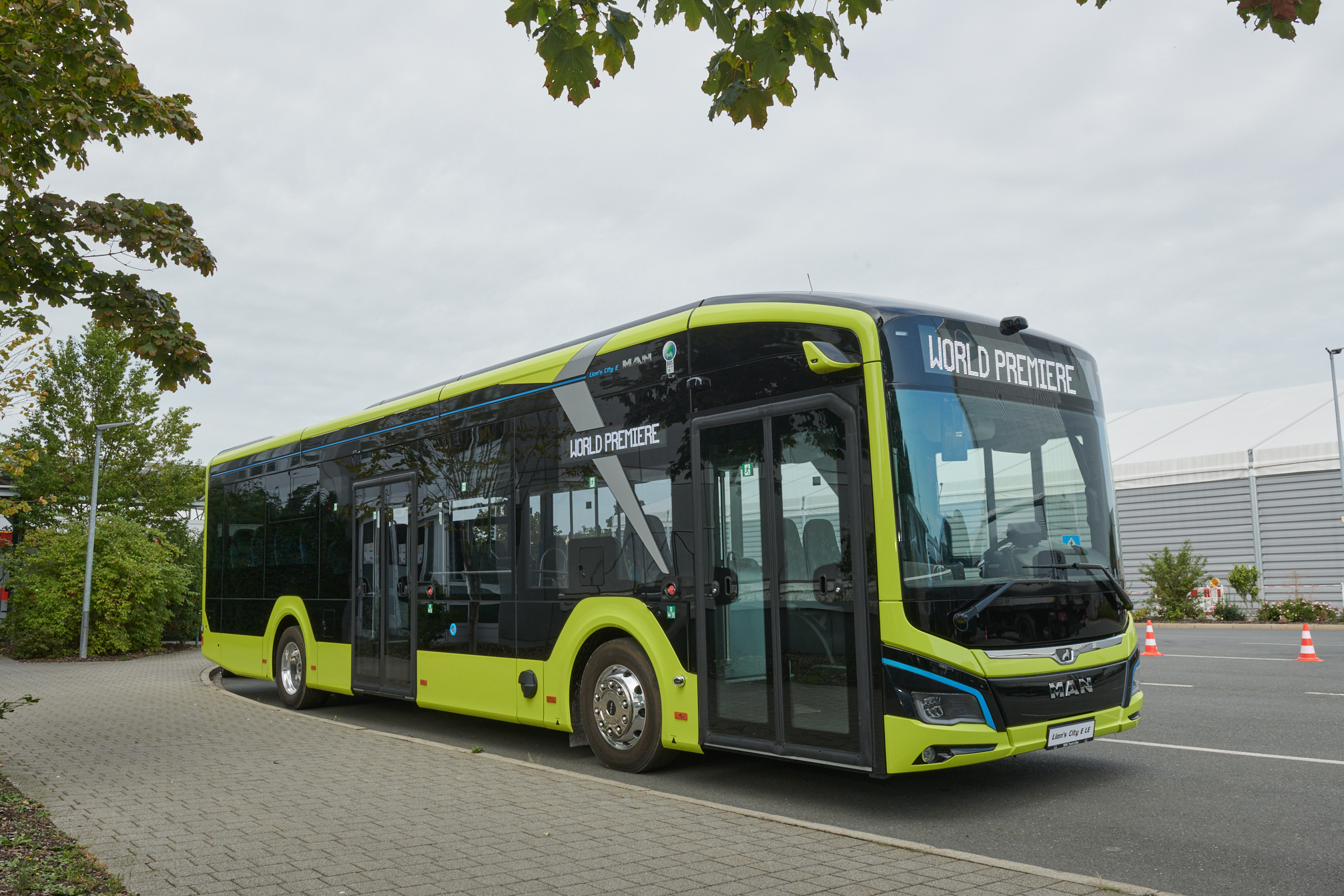 MAN impresses with efficient, safe and sustainable line-up at Busworld ...