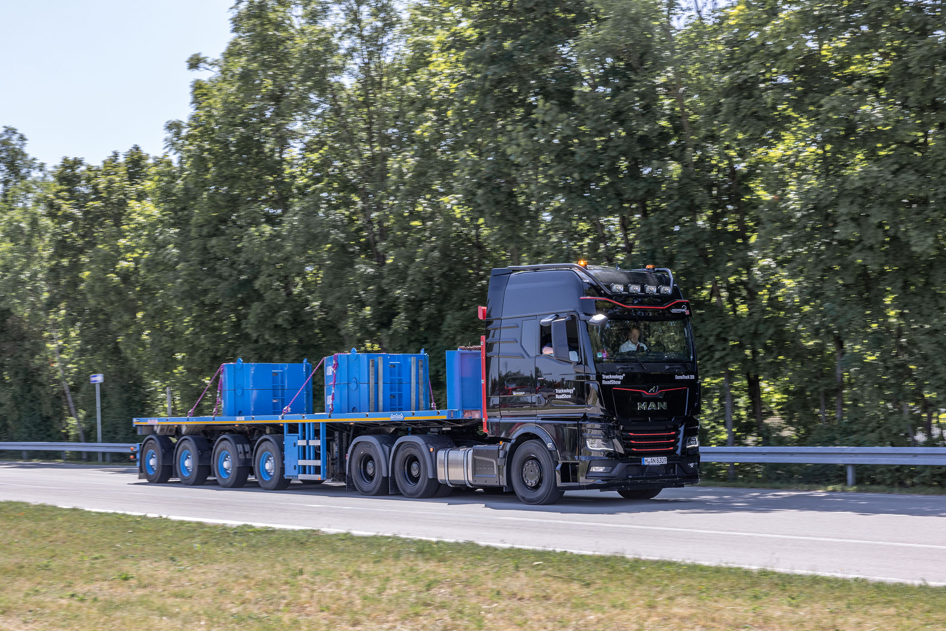 Built for all applications: MAN electric and conventional at Bauma 2025