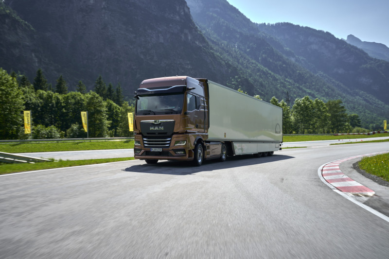 Climate-friendly and economical: MAN Lions with new PowerLion driveline