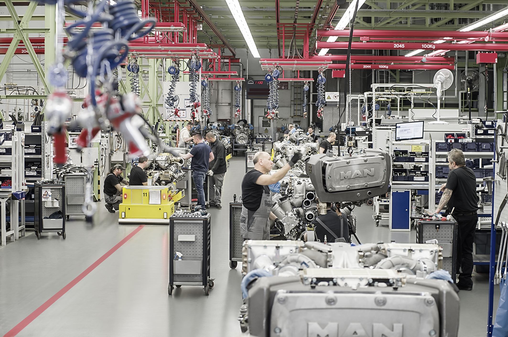 MAN Engines and luxury yacht makers Sunseeker extend their supplier ...