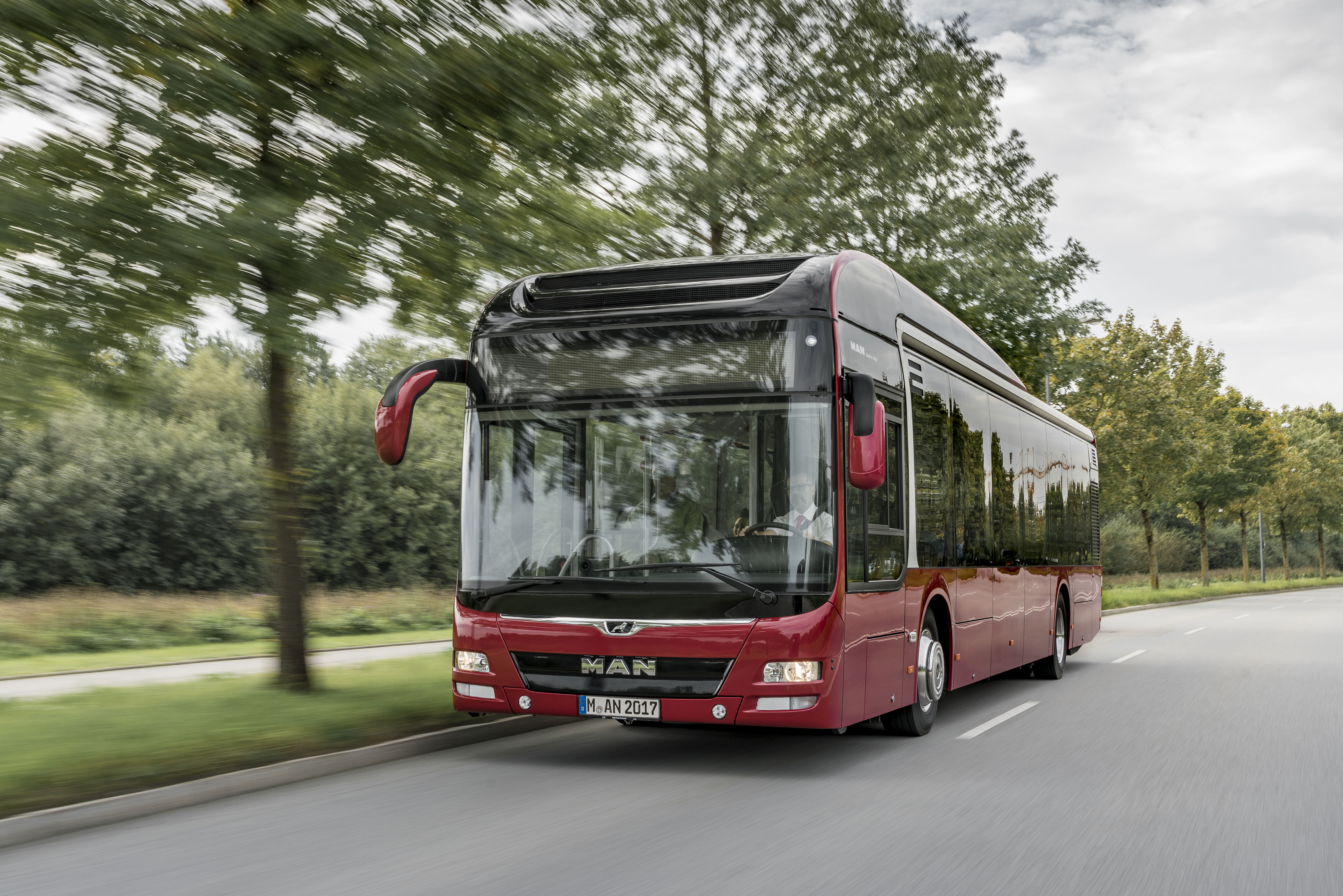 800 hybrid buses since 2010: MAN continues its success story