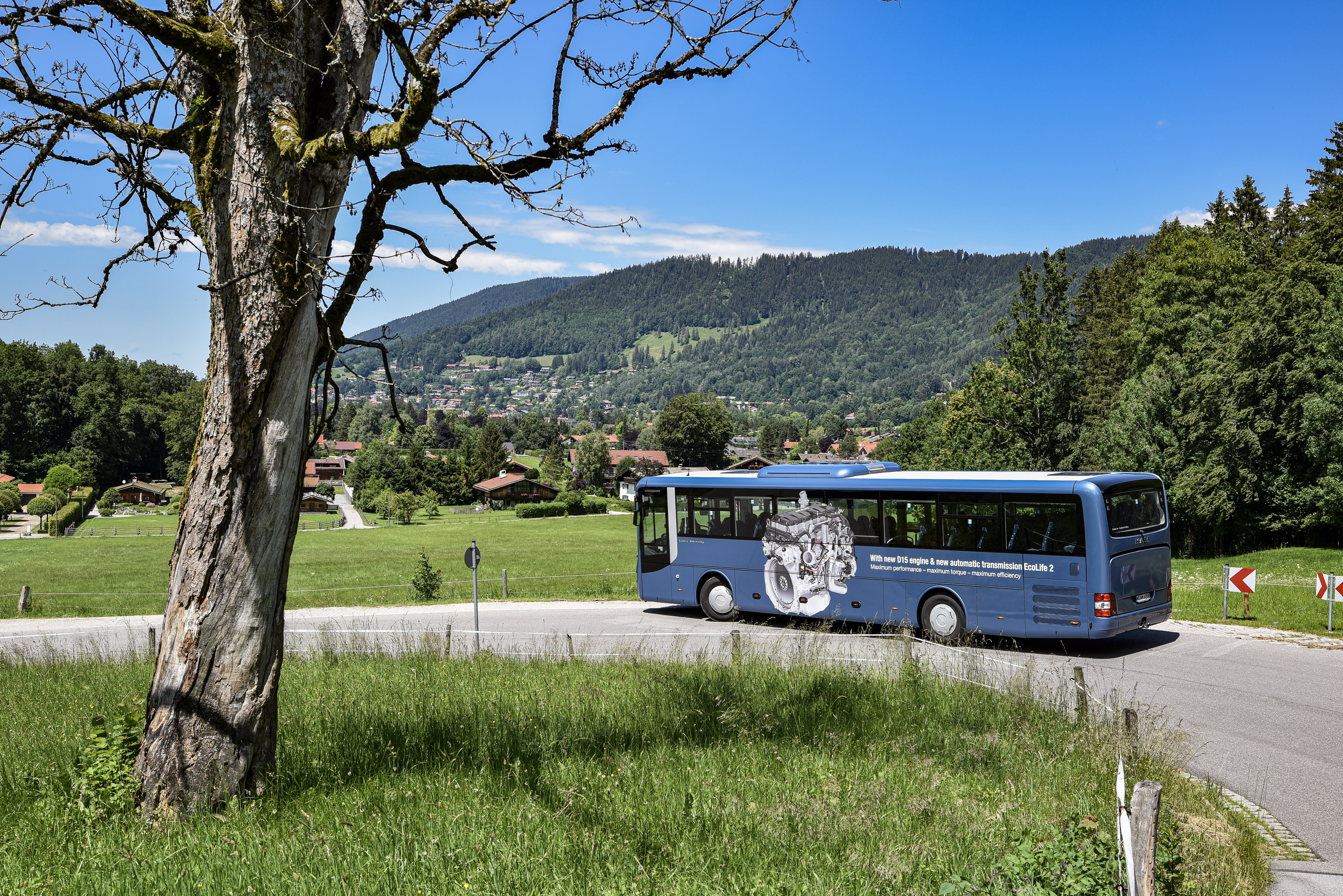 MAN Lion's Intercity: Efficient, flexible and safe on intercity routes
