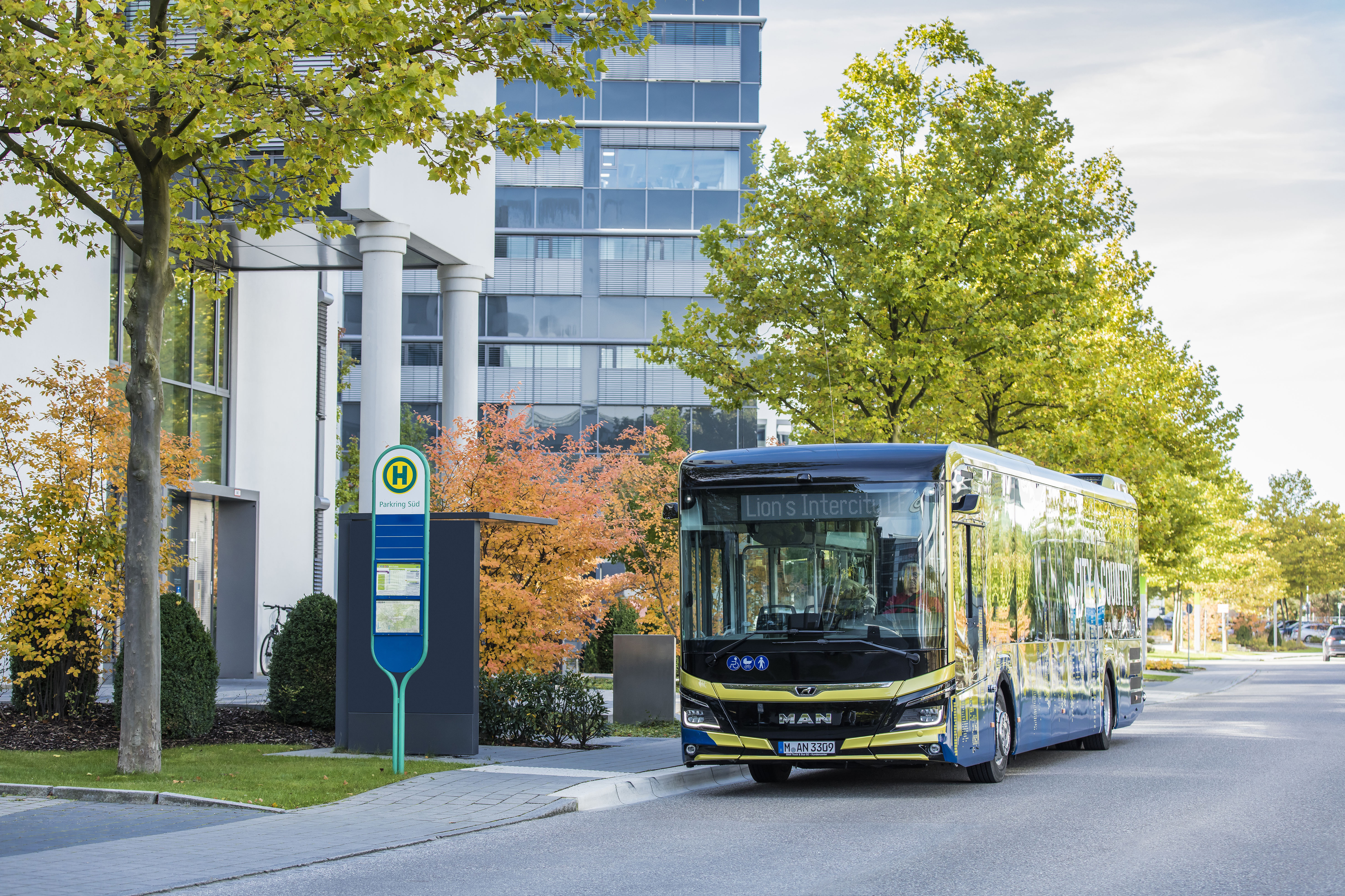 City bus with a view: MAN Lion’s Intercity LE now also comes in a City ...