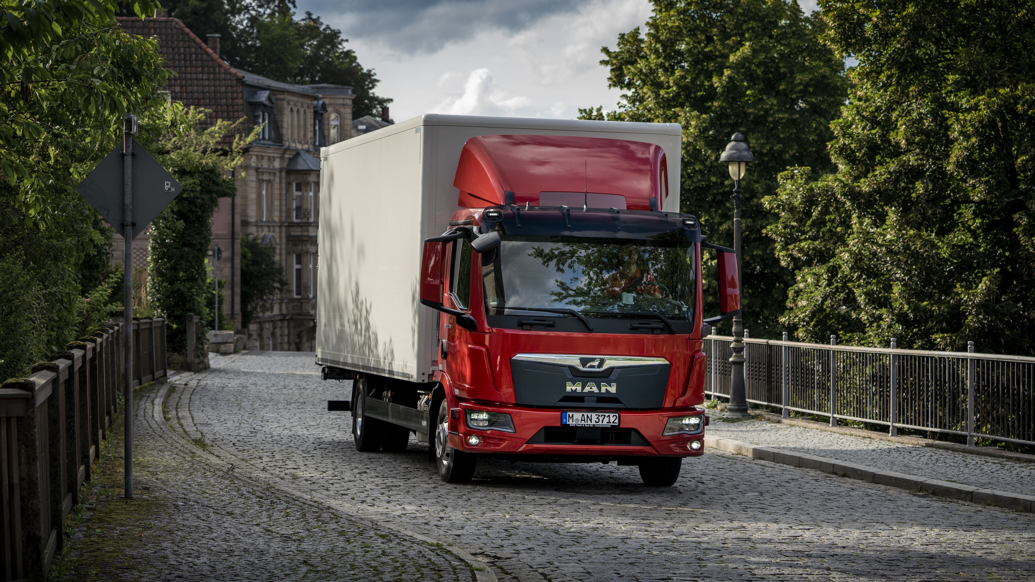 Reliable suppliers: the new MAN TGL, TGM and TGS for goods distribution
