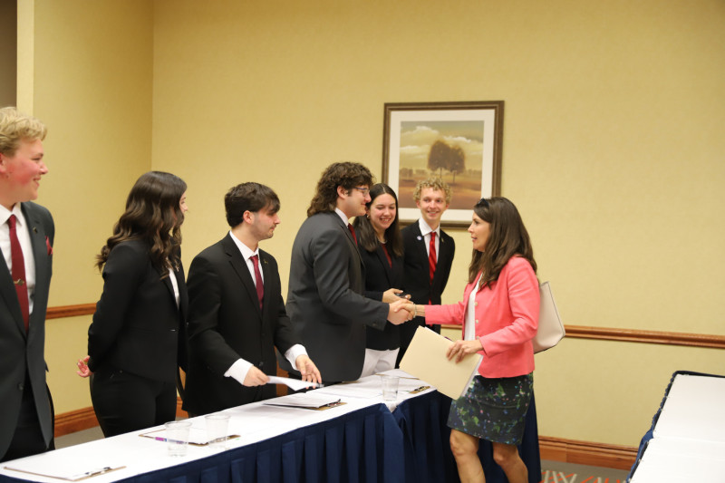 Students argue complex issues in front of prominent legal professionals ...