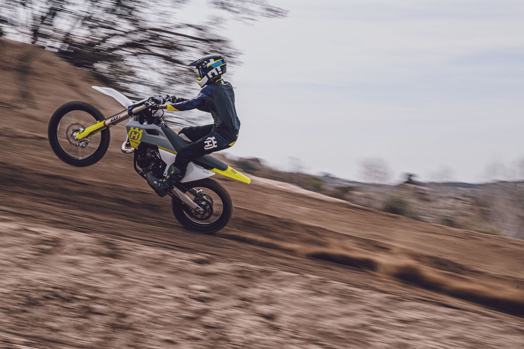 Husqvarna selects Dunlop MX33 tyres for its next-generation motocross range