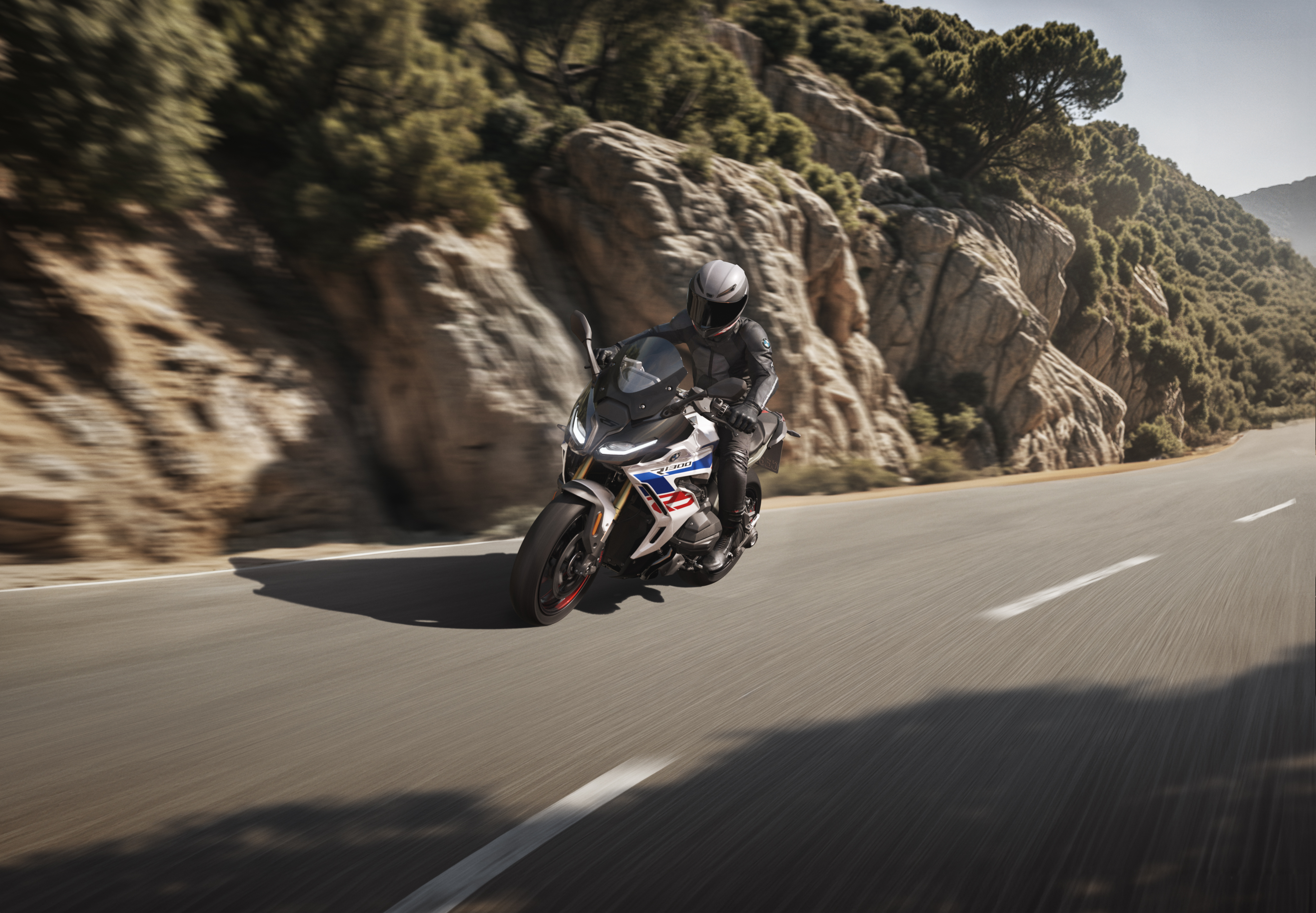 BMW chooses Dunlop sports and sports touring tires to grip new R1300R ...