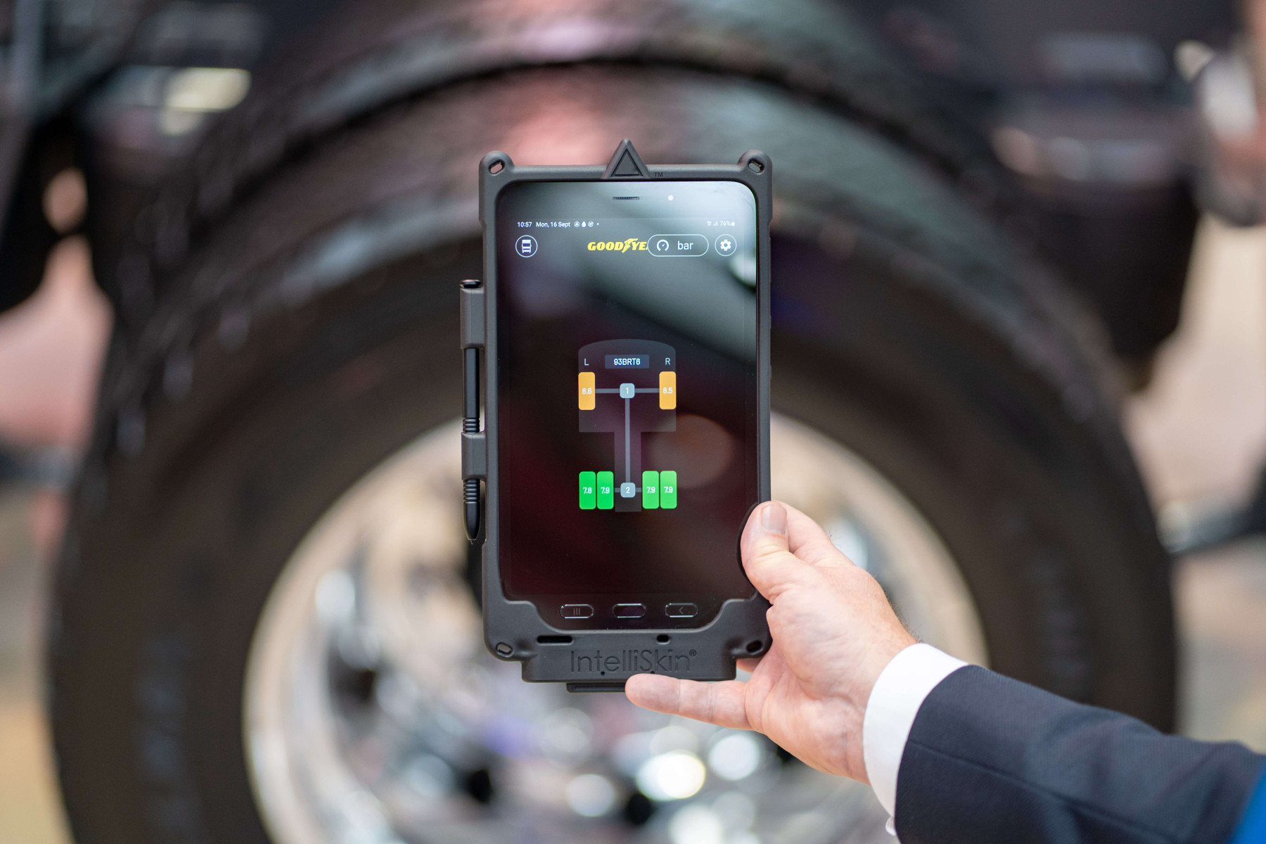 Integracja aplikacji Goodyear DriverHub z platformą PACCAR Connect dla ...