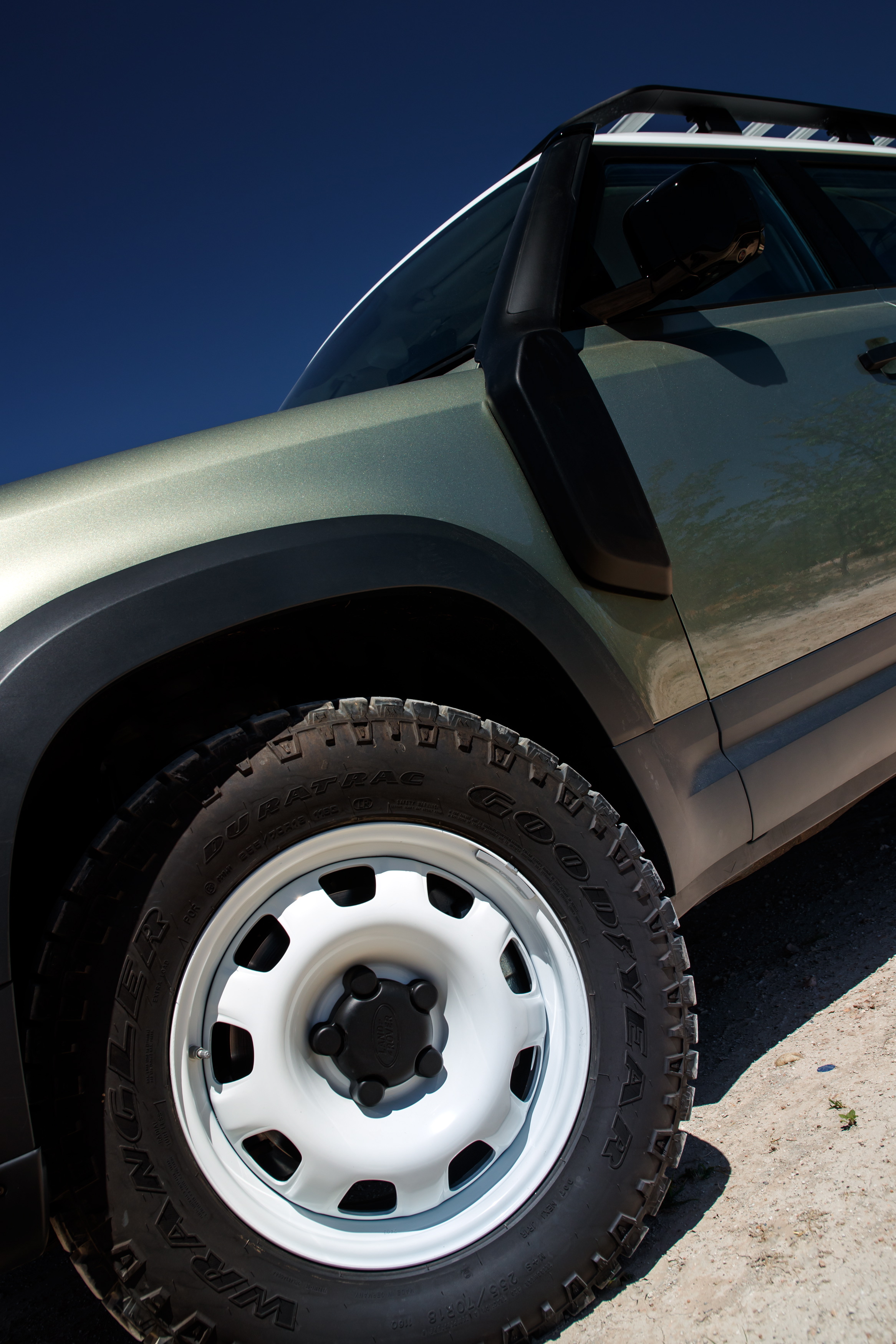 The original off-road icon is back: New Land Rover Defender returns ...