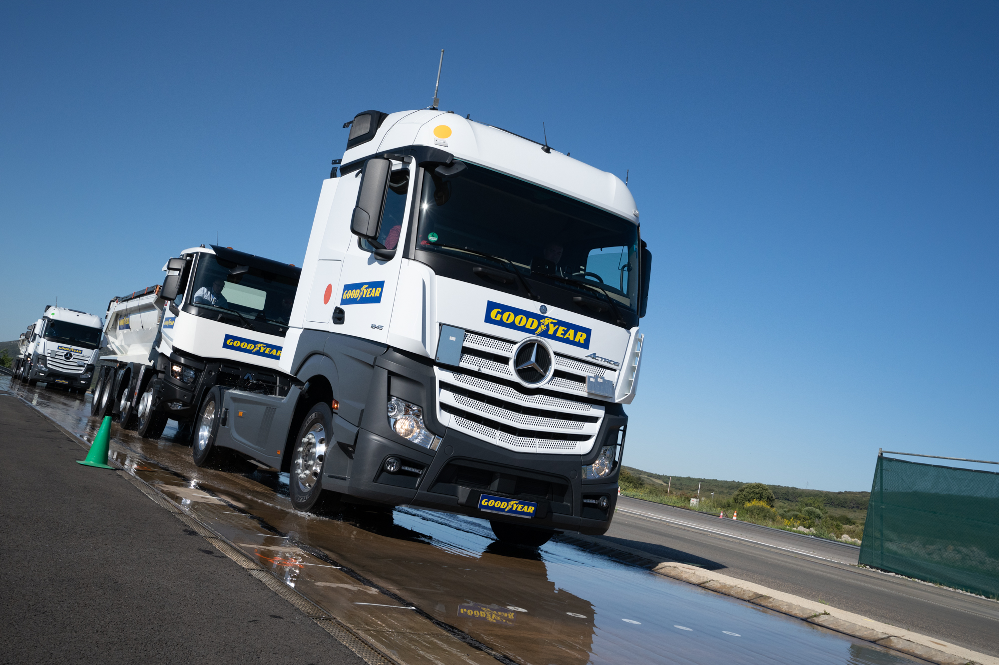 Goodyear KMAX GEN_2 FUELMAX GEN-2 On-road range