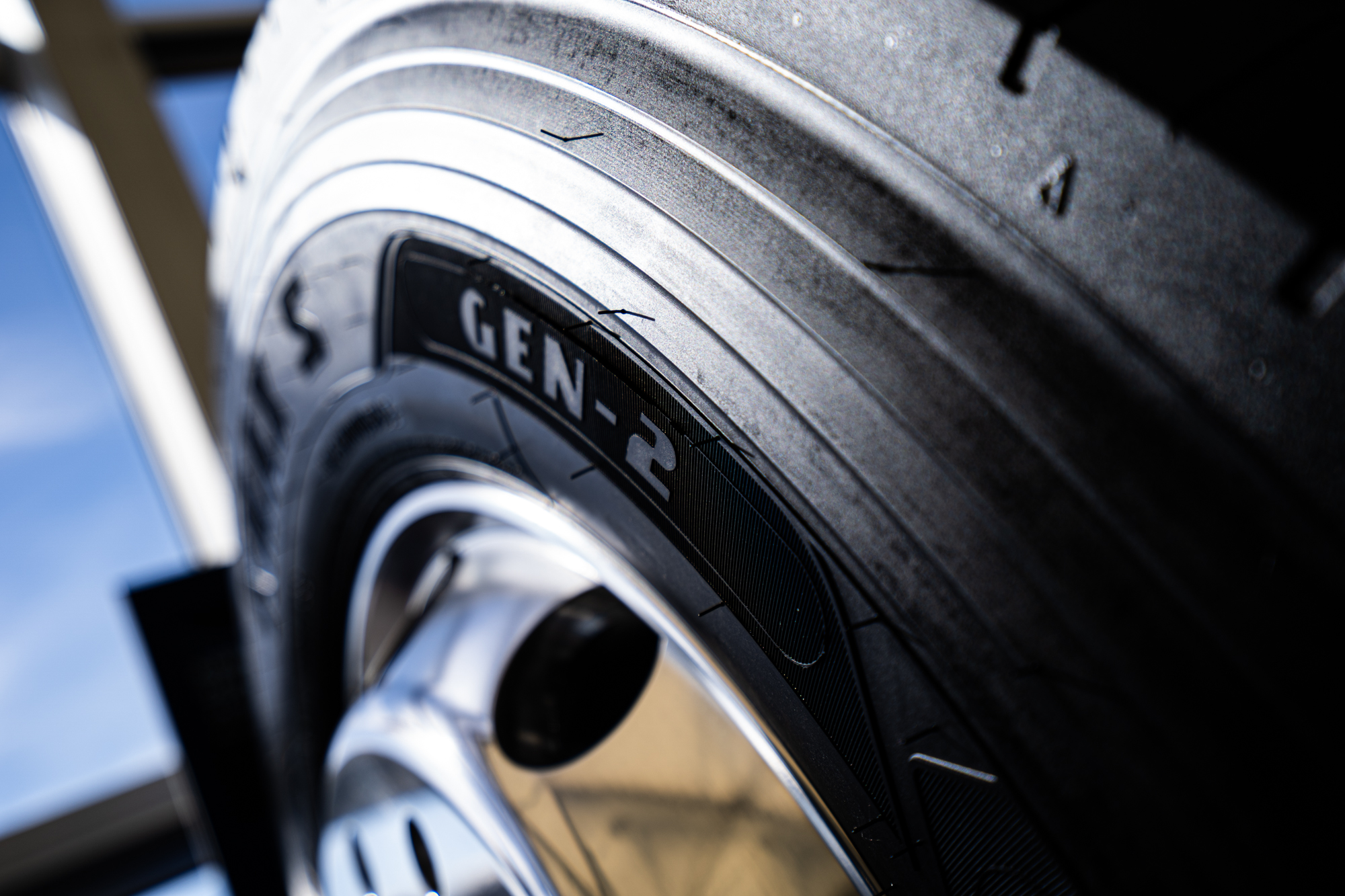 Goodyear KMAX GEN_2 FUELMAX GEN-2 On-road range