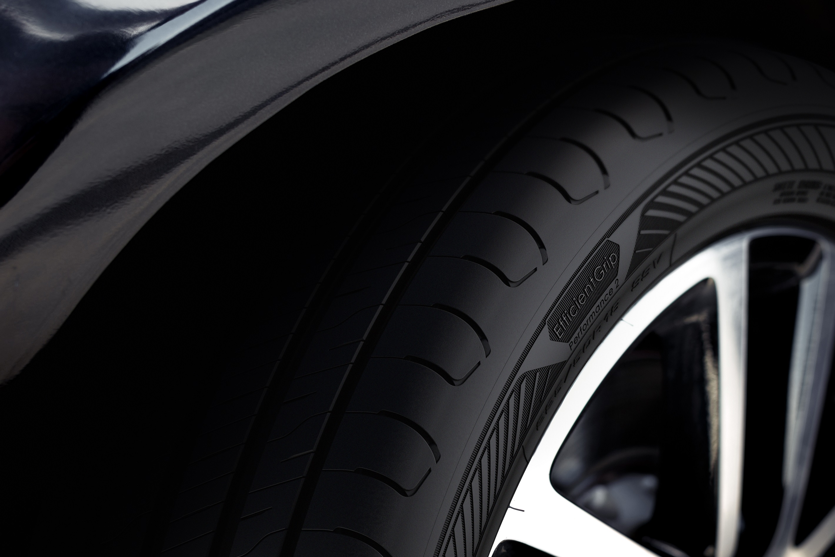 Goodyear EfficientGrip Performance 2 awarded best grade in ADAC tire test
