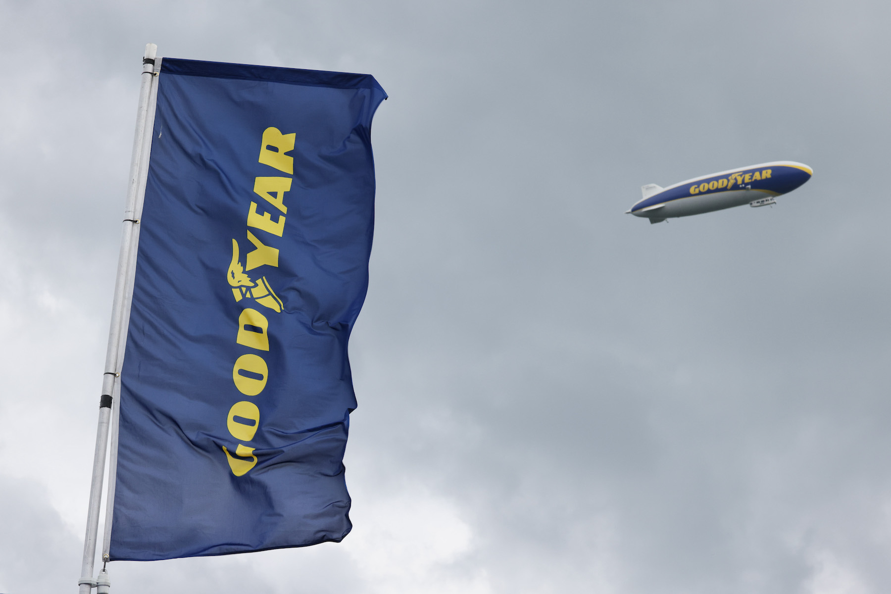 Alza gli occhi al cielo: il dirigibile Goodyear arriva a Milano!