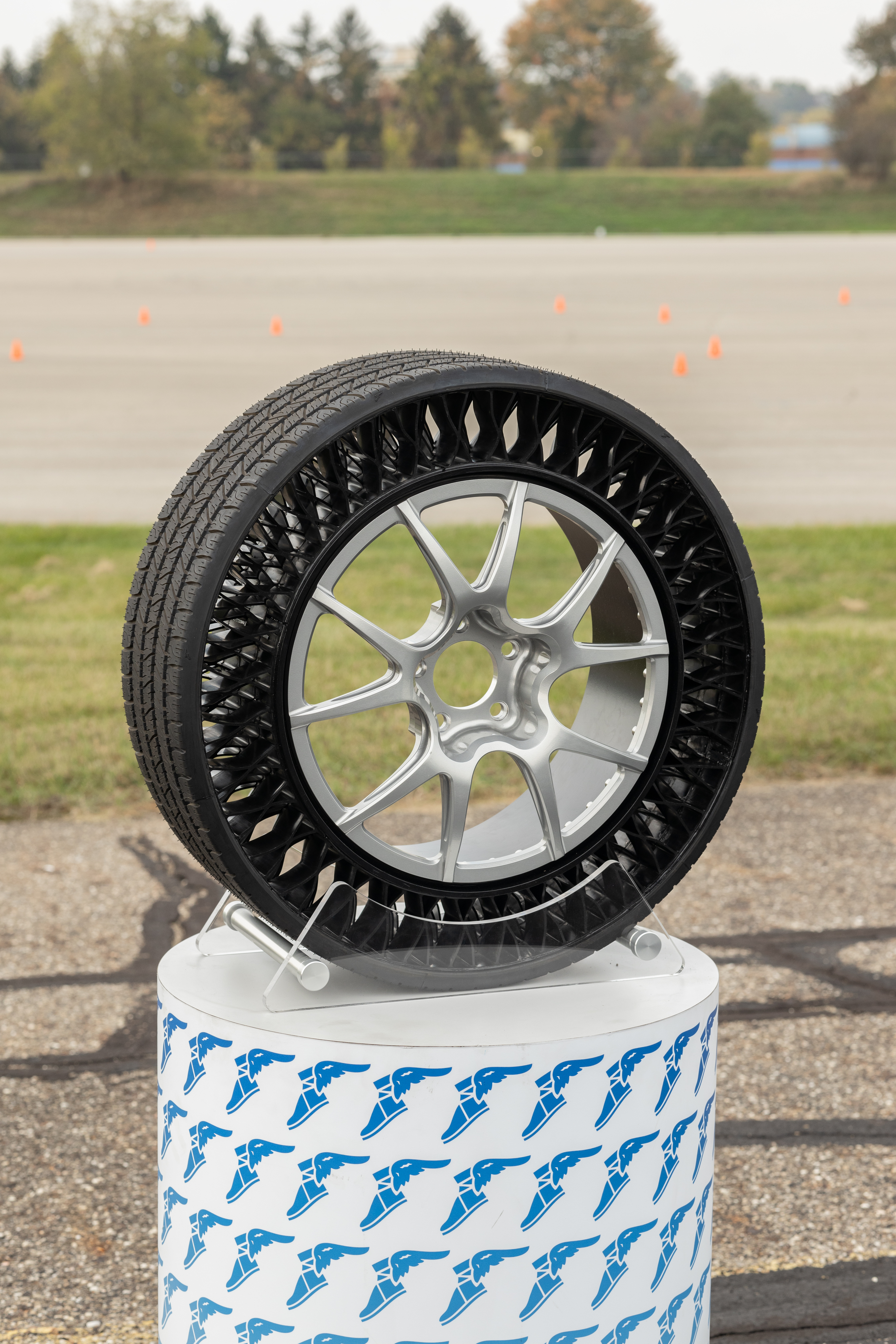 GOODYEAR RÉIMAGINE LE PNEUMATIQUE POUR UN AVENIR DE LA MOBILITE MULTIMODALE