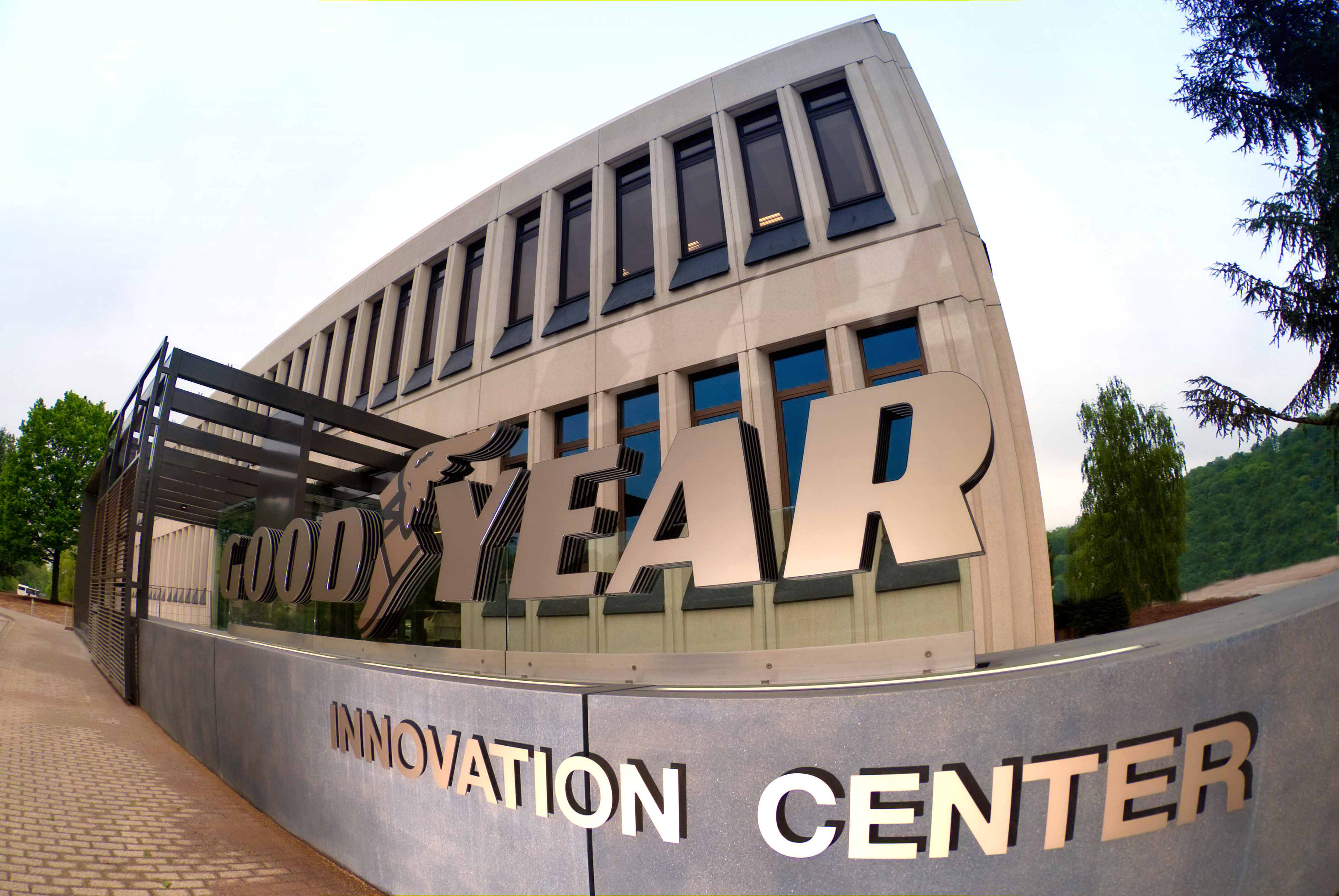 Grüner Reifen: Goodyear Vector 4Seasons Gen-3 bietet Grip mit ...