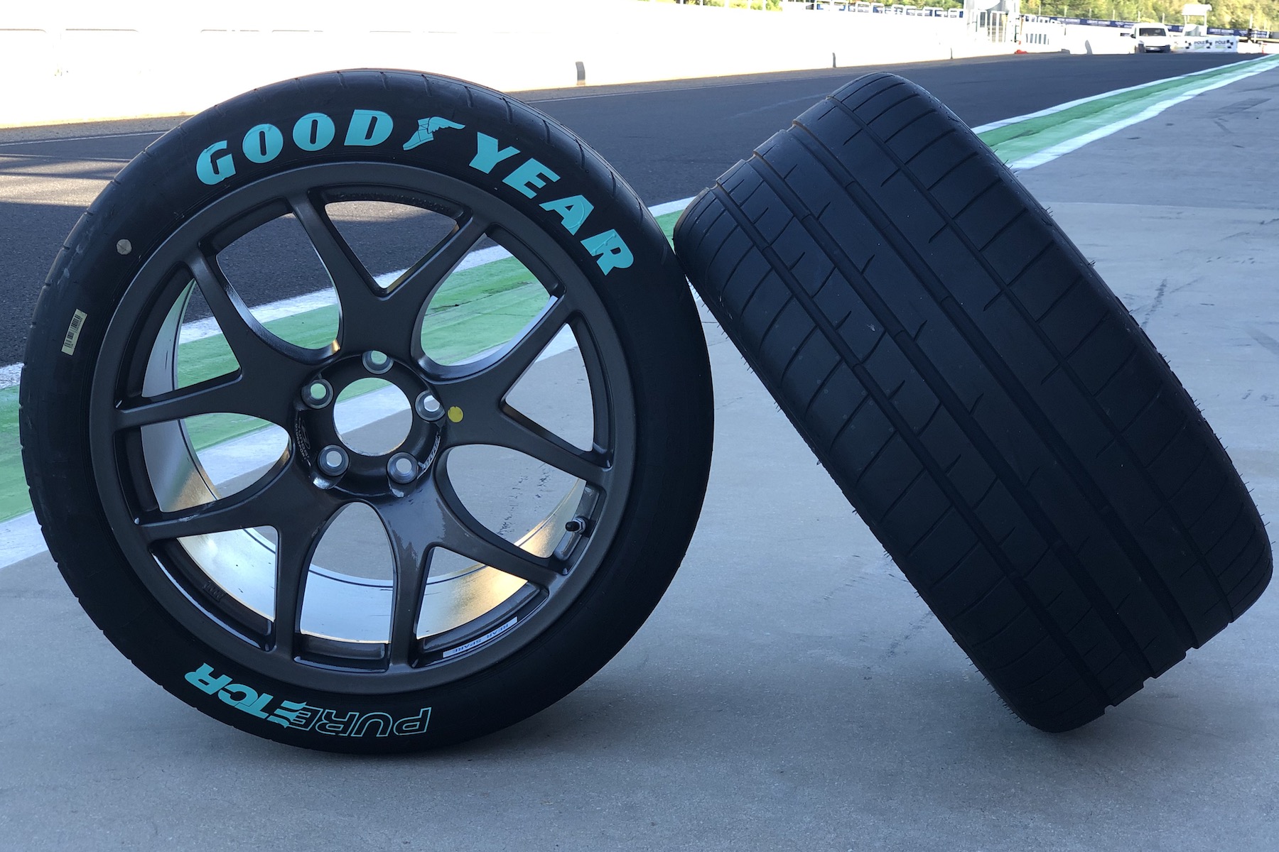 Goodyear unveils unique Eagle F1 SuperSport tyre for PURE ETCR