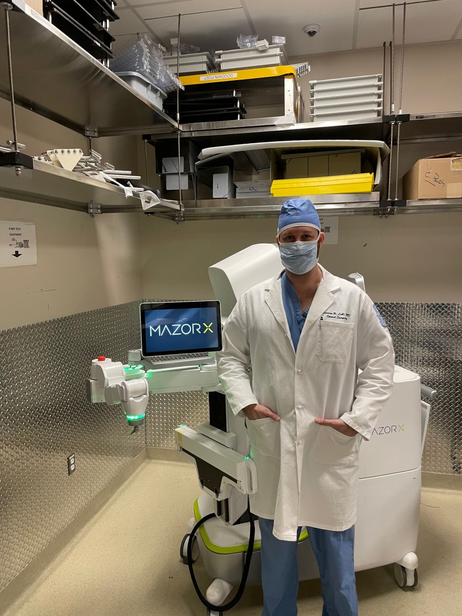 Robotic-Arm Pinpoints Accuracy During Spine Surgery