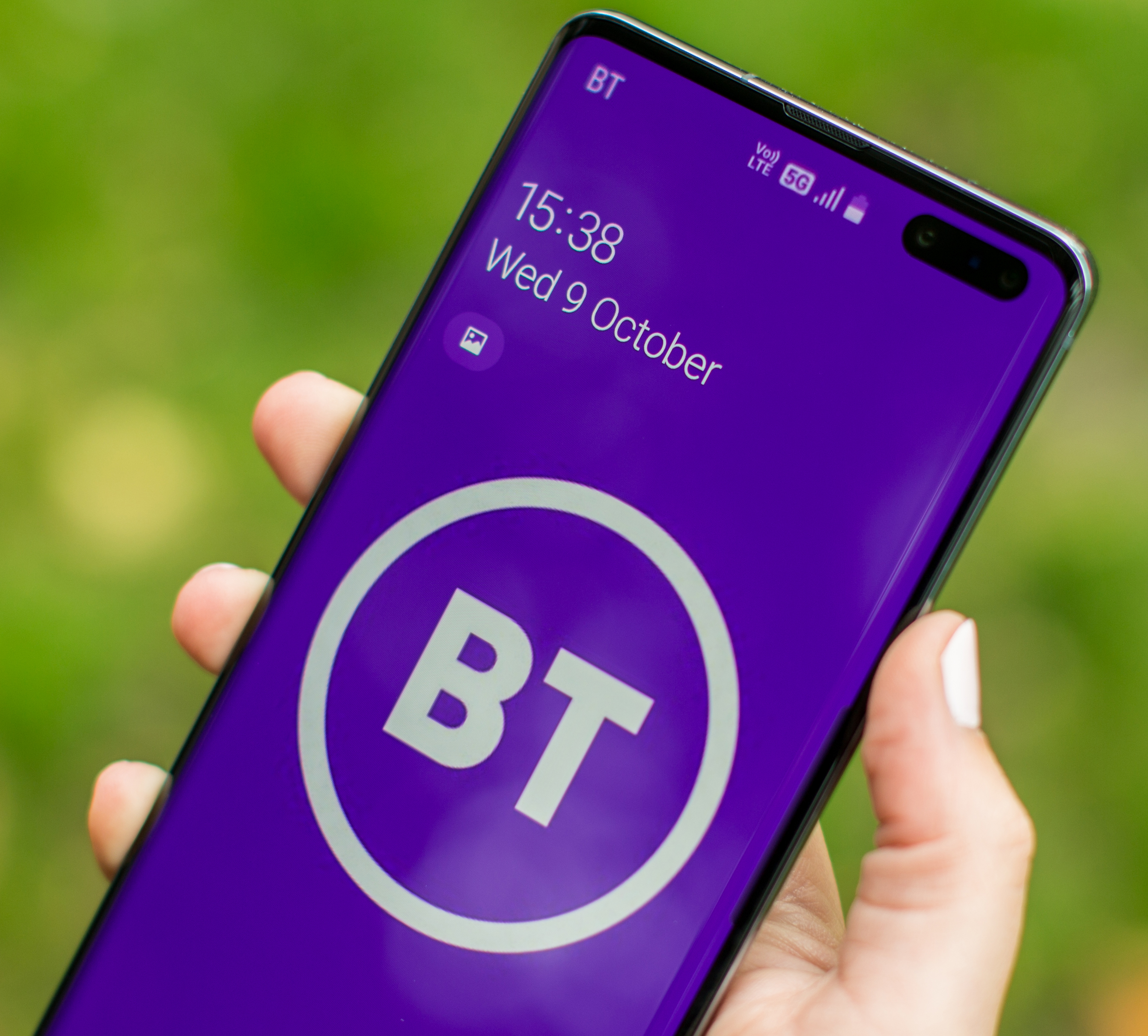 BT Mobile launches 5G smartphone plans for consumer and business customers