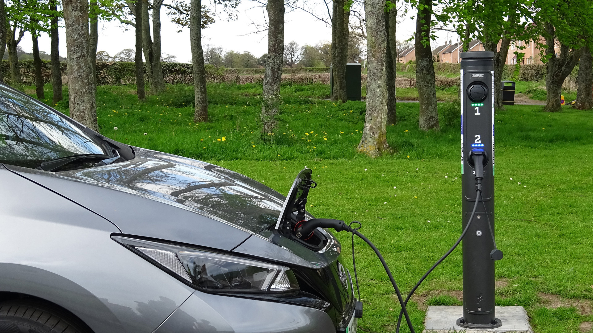 BT Group powers up first EV charger transformed from a green cabinet, available to the public ...