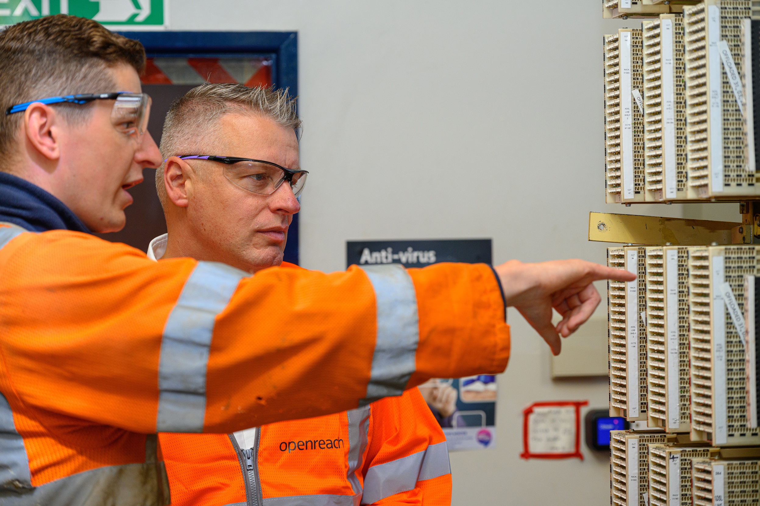 Plymouth MP welcomes ultrafast broadband upgrade