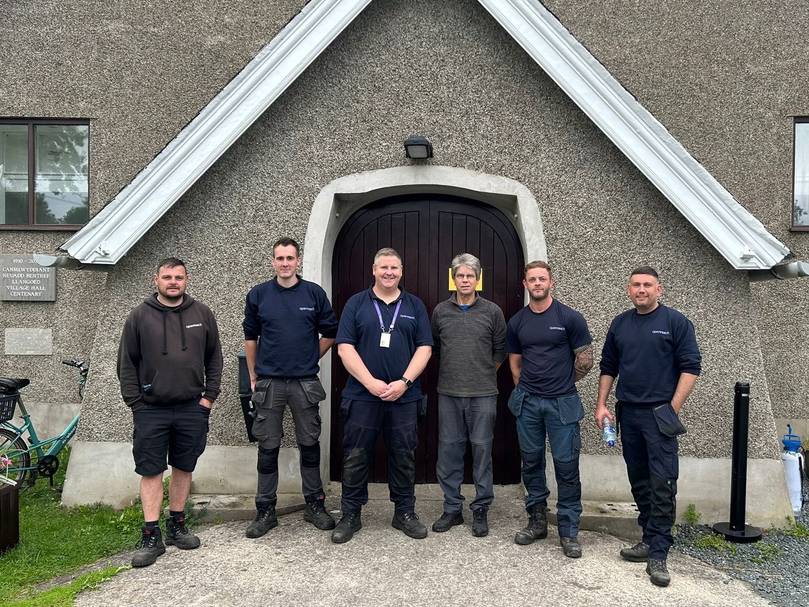 Openreach volunteers 'upgrade' Welsh community centre with clean-up
