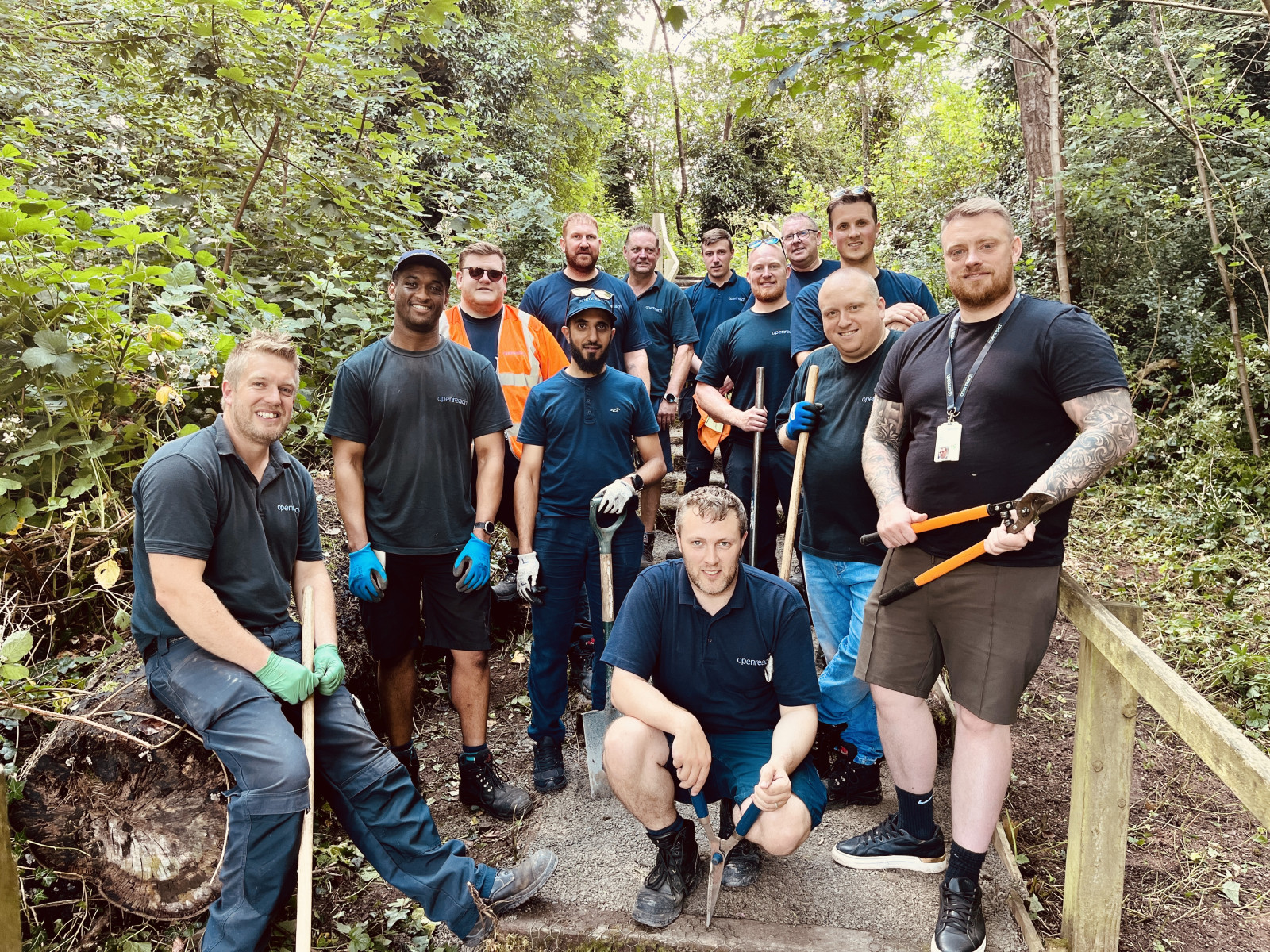 Fibre engineers make fast work of volunteering!