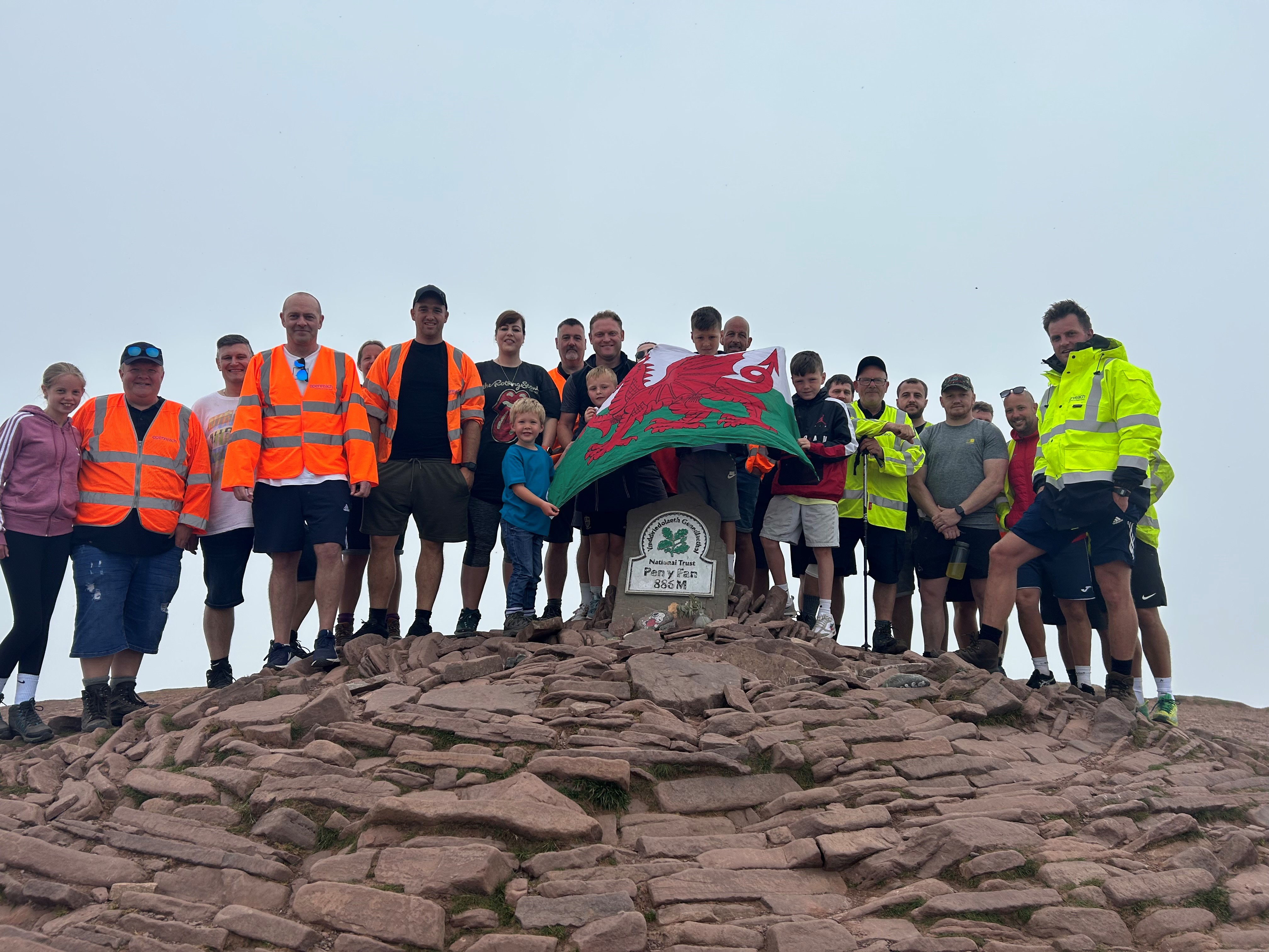 Openreach volunteers scale the Three Peaks of Wales raising £1000 for ...