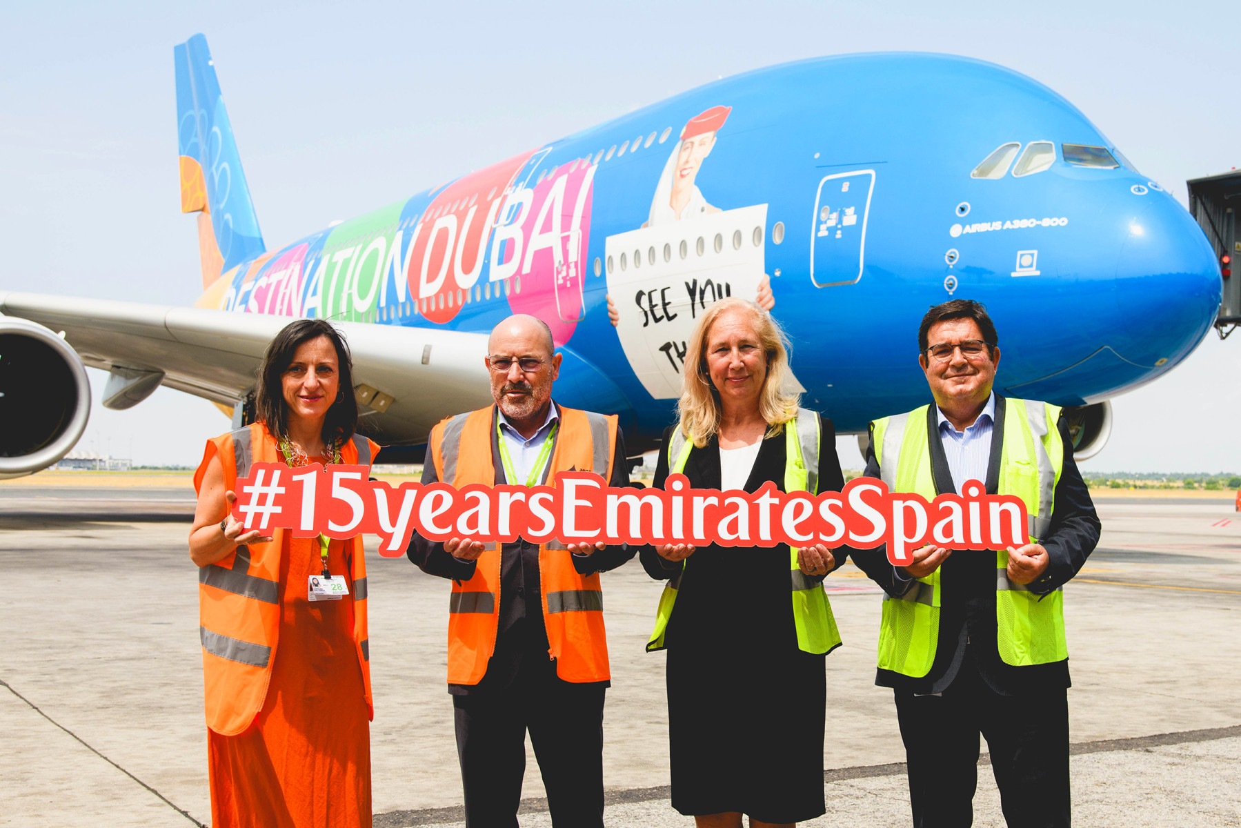 Emirates celebra 15 años de “flying better” en Madrid